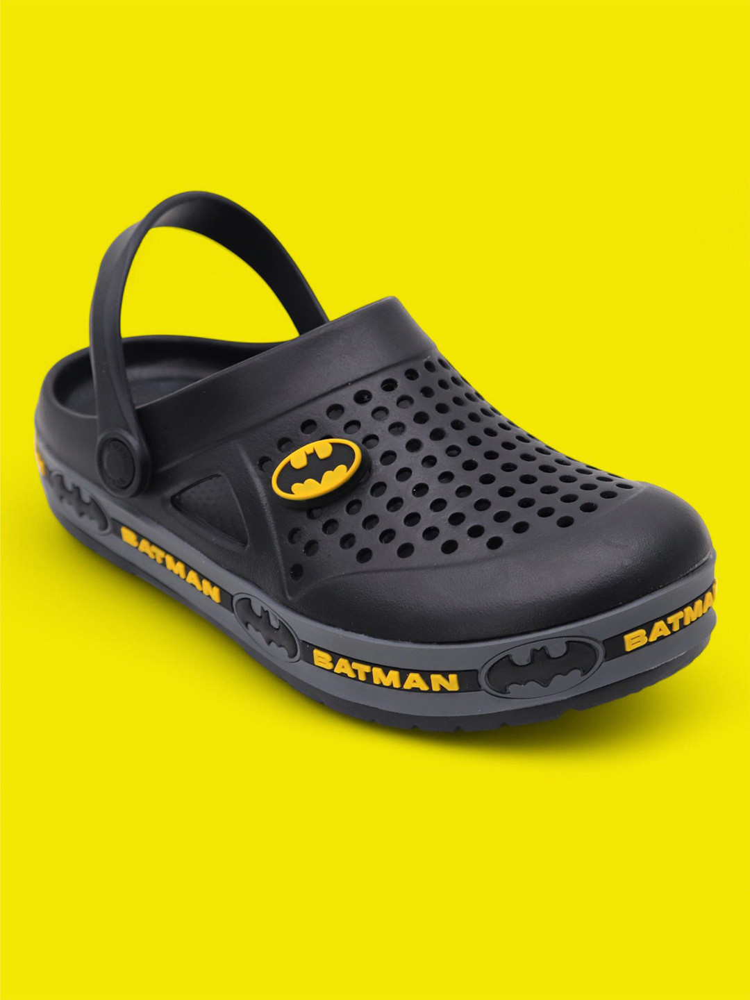 Buy Svaar Men Batman Mysterious Clogs - Flip Flops for Men 32466843 ...