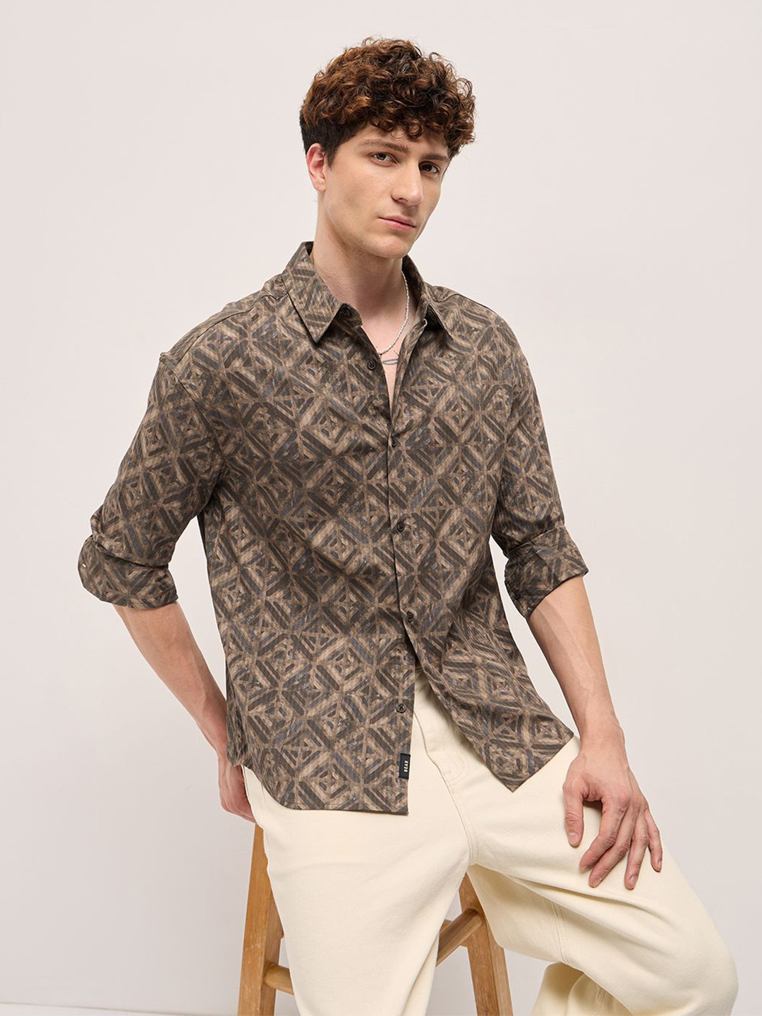 Buy THE BEAR HOUSE Men Relaxed Fit Spread Collar Abstract Printed ...