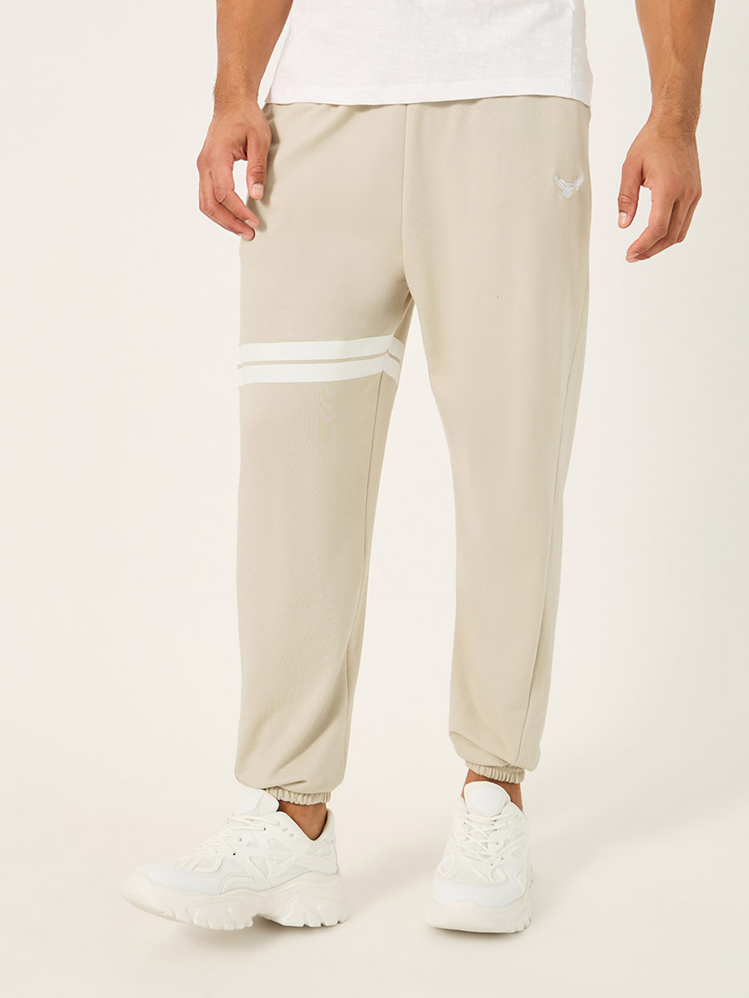 Buy Styli Men Oversized Jogger With Contrast Stripes & Embroidery ...