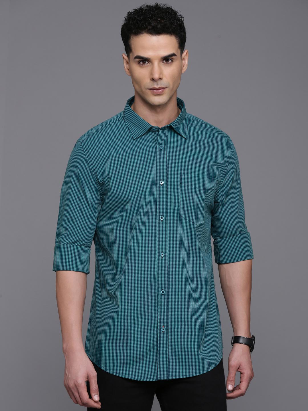 Buy INVICTUS Men Standard Slim Fit Spread Collar Micro Checked Cotton ...