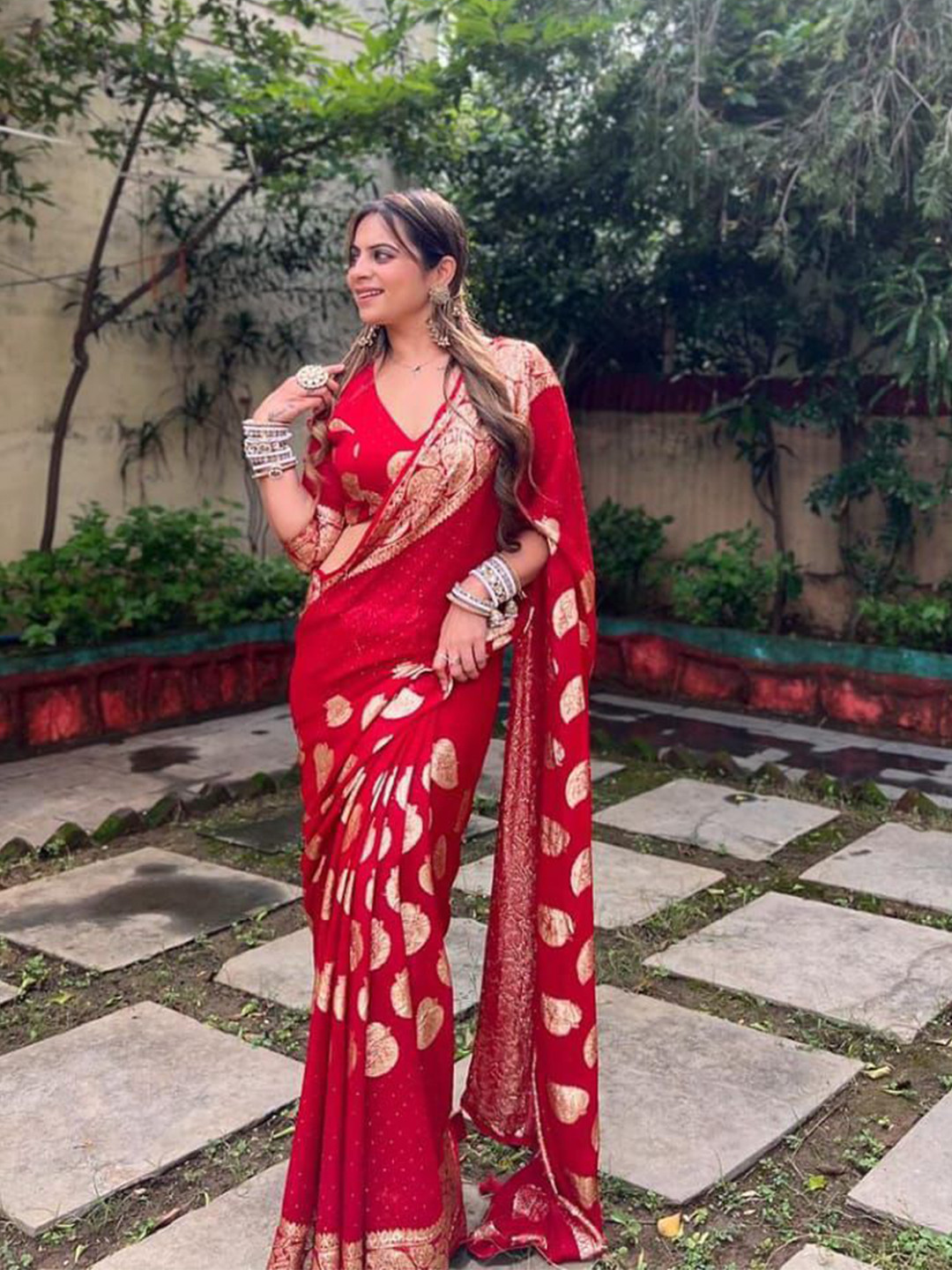 Buy PAYAL CREATION Floral Woven Design Pure Georgette Maheshwari Saree ...