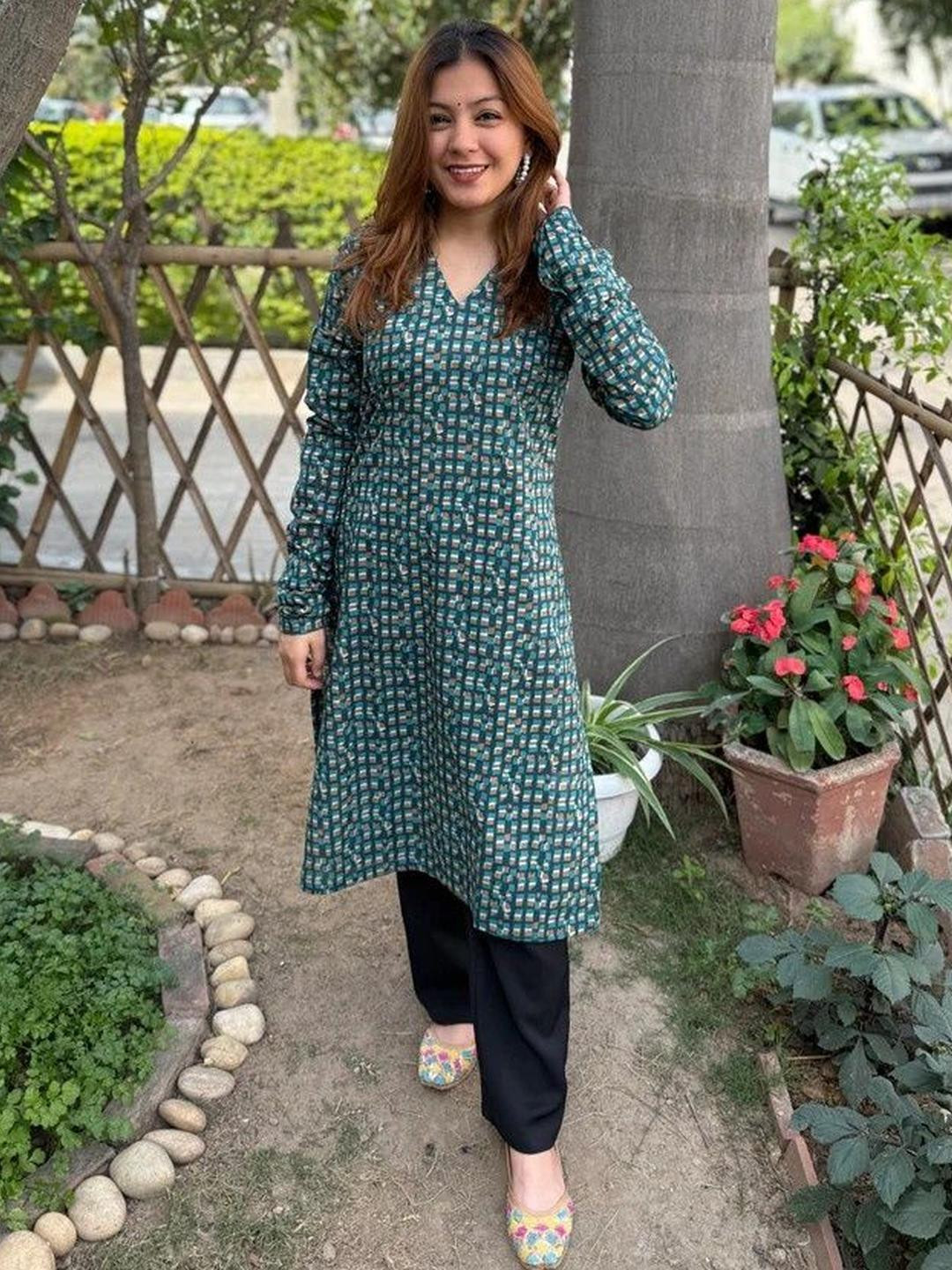 Buy SHRIYANI Women Geometric Printed Daily Cotton Straight Kurta ...