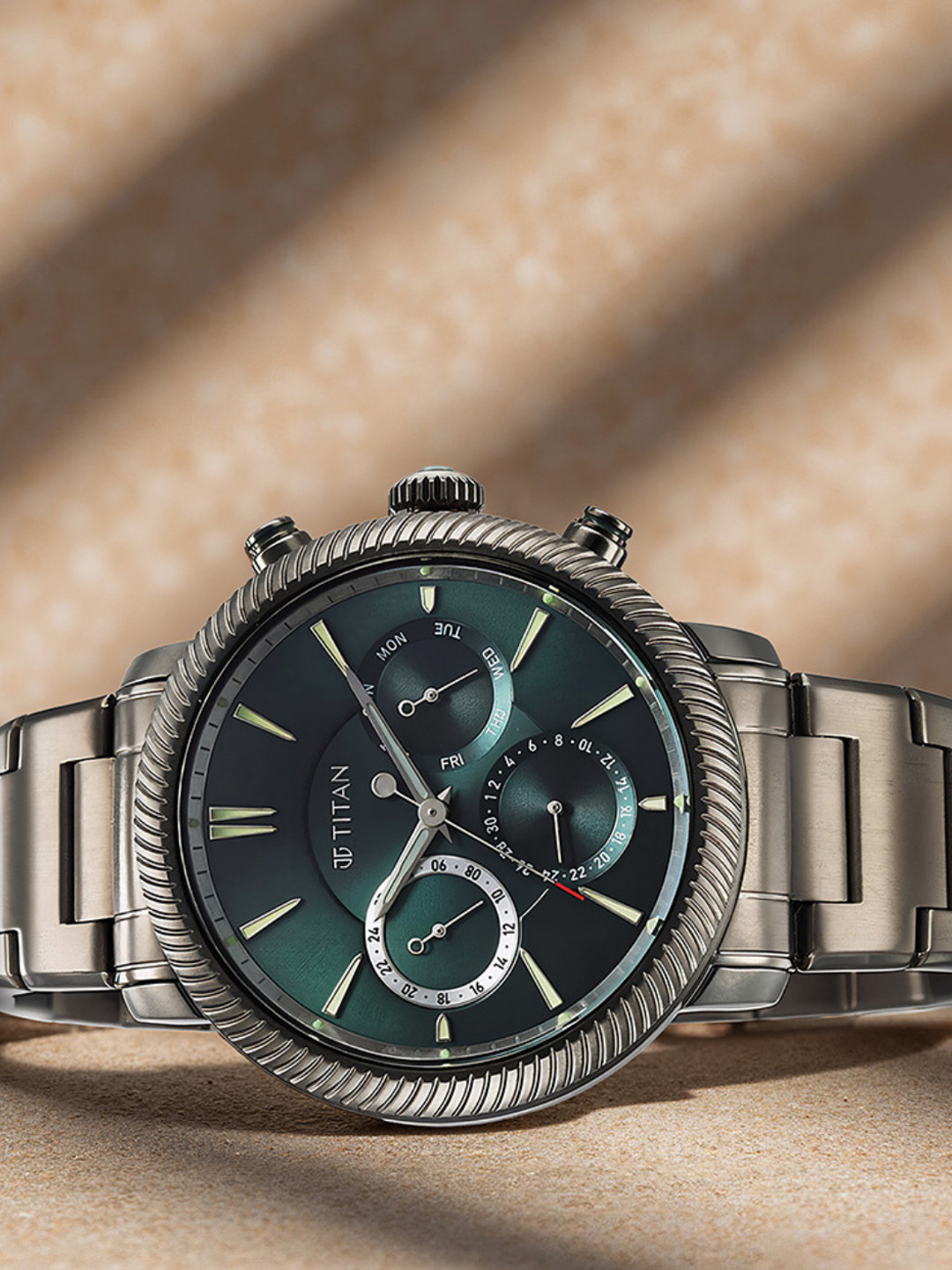 Buy Titan Men Dial & Stainless Steel Bracelet Style Straps Analogue ...