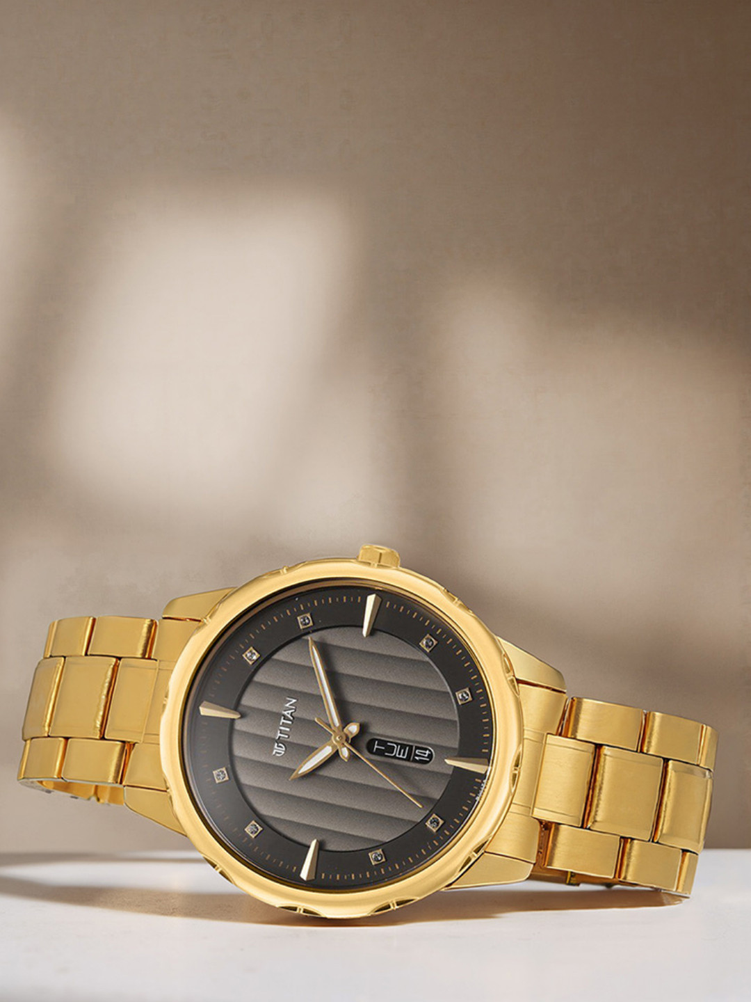 Buy Titan Men Patterned Dial & Stainless Steel Bracelet Style Straps ...