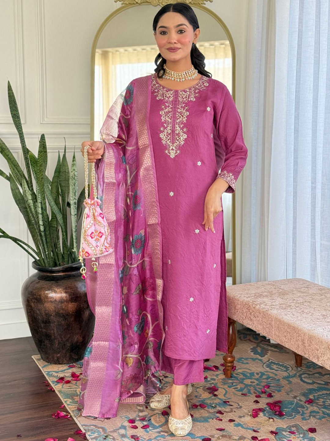 Buy RUNAYA NX Floral Embroidered Round Neck Chanderi Silk Kurta With ...