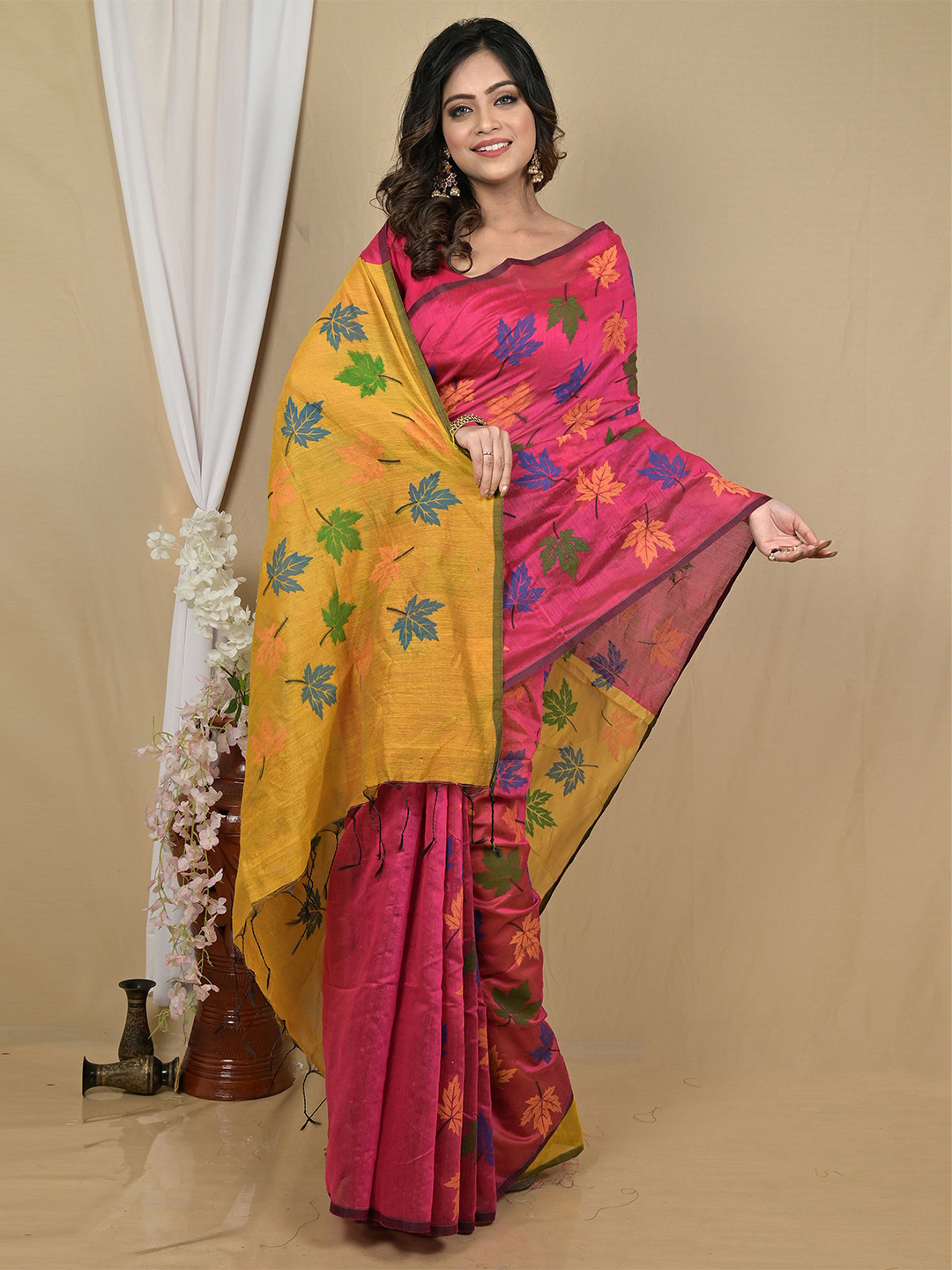 Buy PuJoy Ethnic Motifs Taant Saree - Sarees for Women 35040575 | Myntra