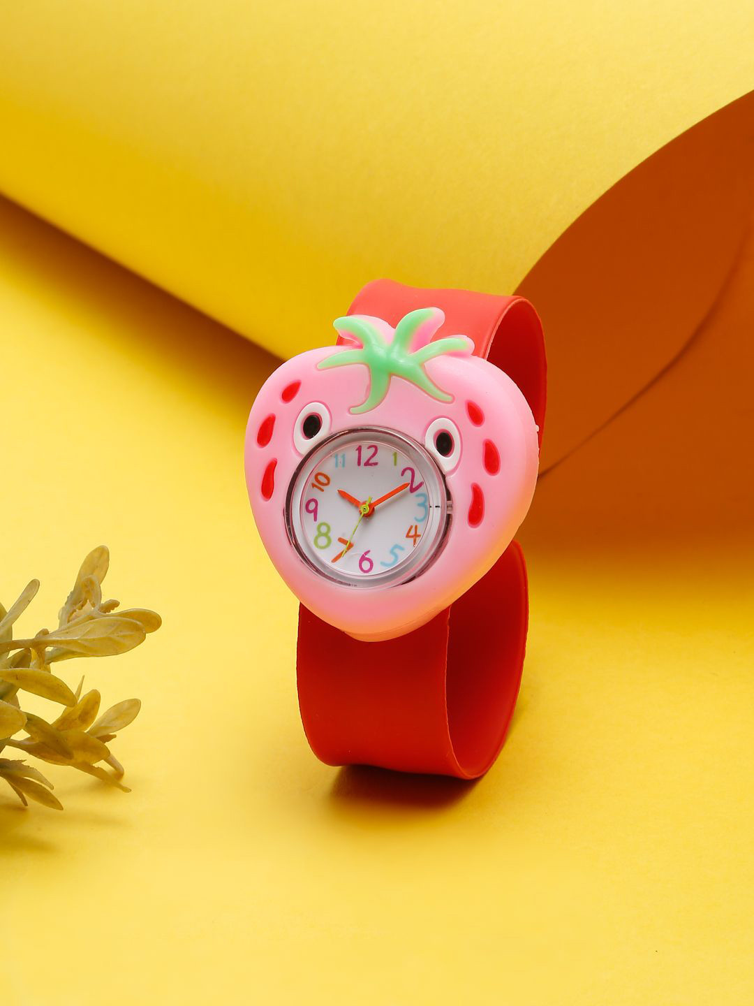 Buy Stoln Girls Strawberry Shaped Round Dial Analog Watch - Watches for ...
