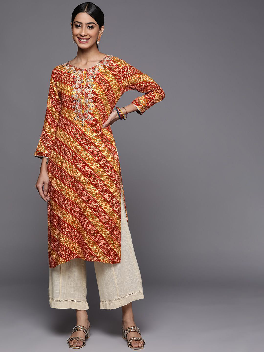 Buy DIVASTRI Bandhani Printed Round Neck Three Quarter Sleeves Gotta ...