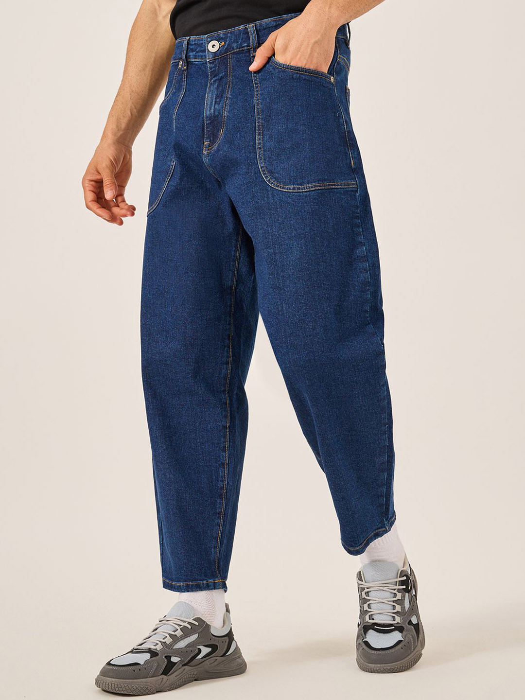 Buy Styli Men Mid Rise Indigo Wash Balloon Fit Jeans - Jeans for Men ...