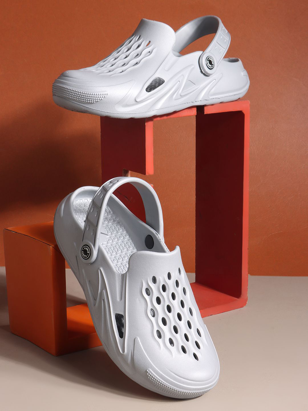 Buy HRX By Hrithik Roshan Men Clogs - Flip Flops for Men 33306945 | Myntra