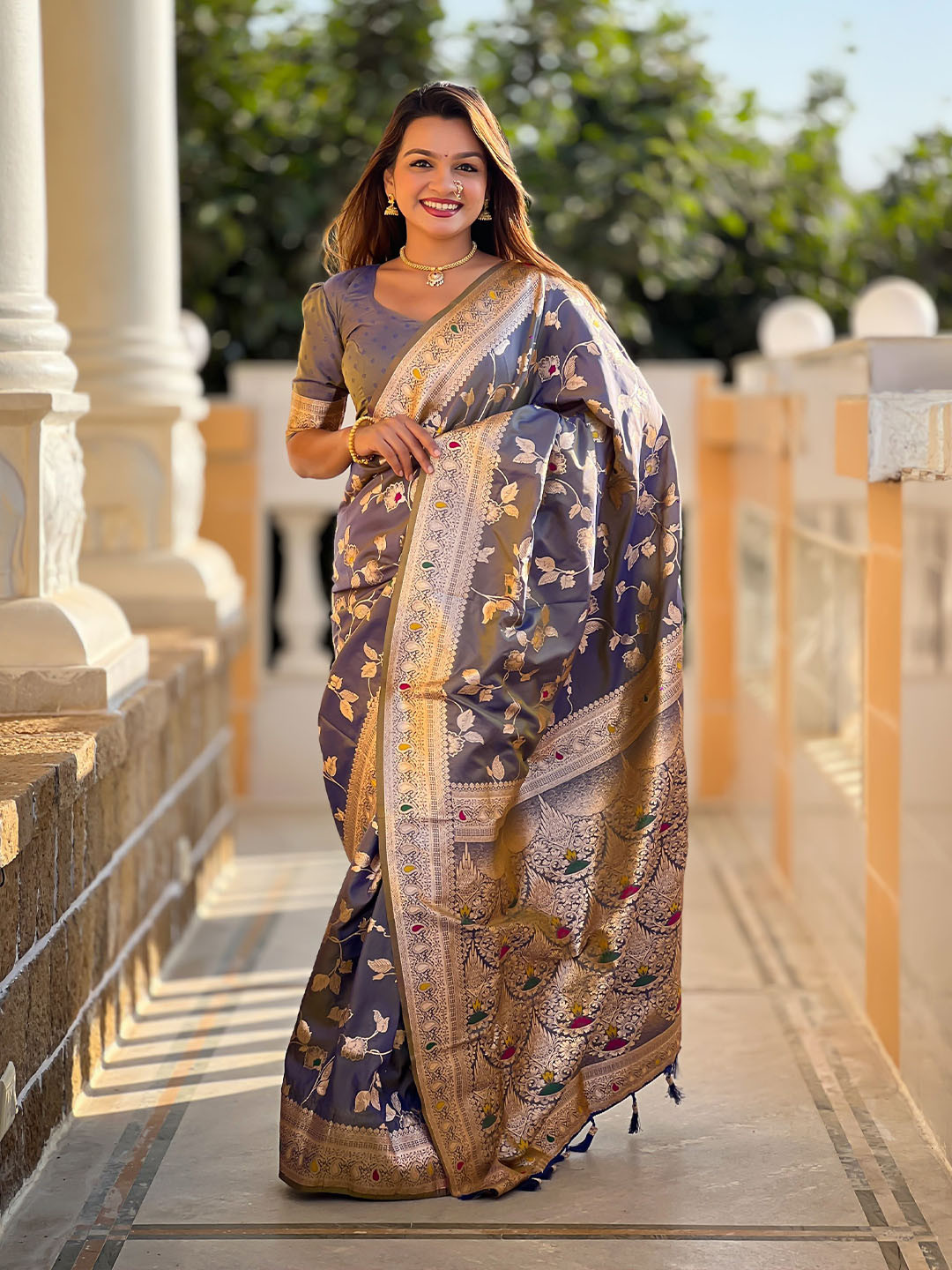 Buy VARNI FABRICS Woven Design Zari Art Silk Banarasi Saree - Sarees ...