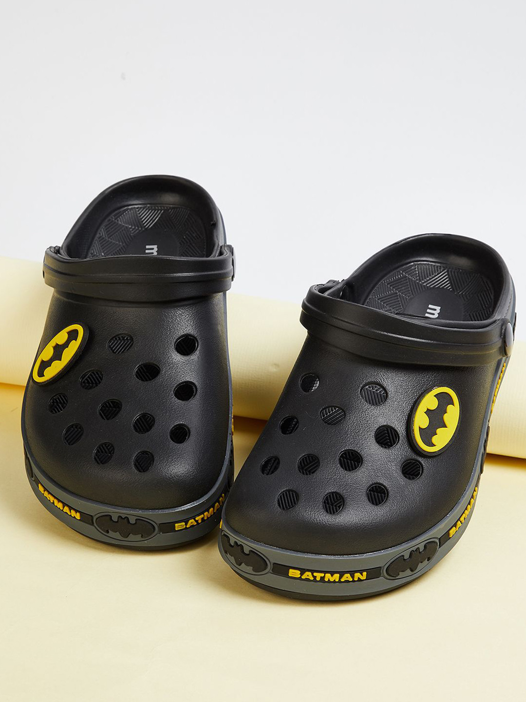 Buy Max Boys Clogs - Flip Flops for Boys 33053878 | Myntra