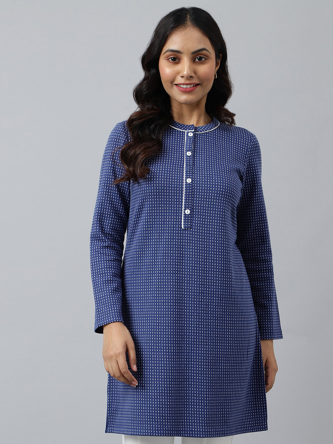 Buy AURELIA Women Blue & White Checked Kurta - Kurtas for Women ...