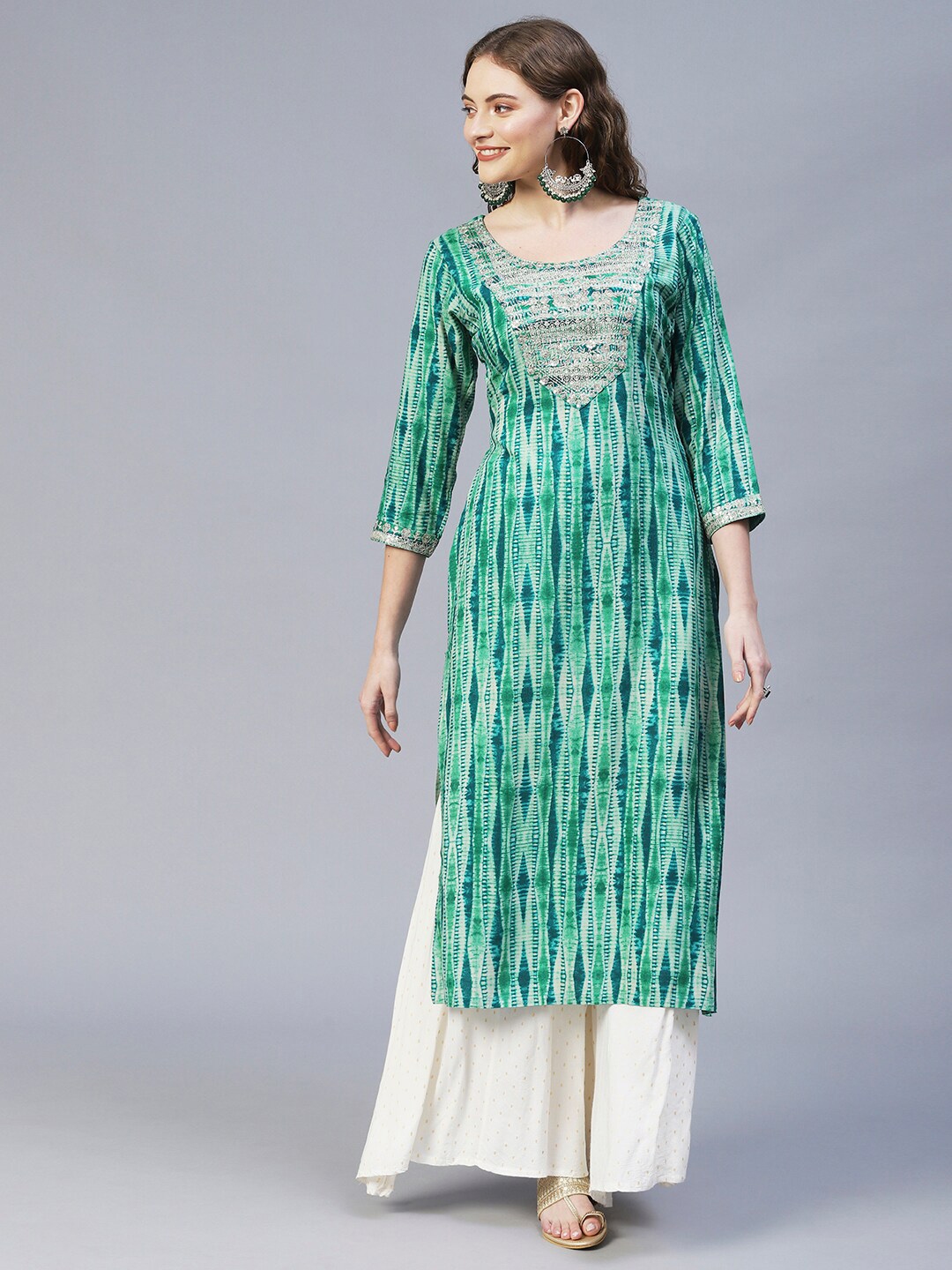 Buy Fashor Women Sea Green Dyed Abstract Thread Work Straight Kurta