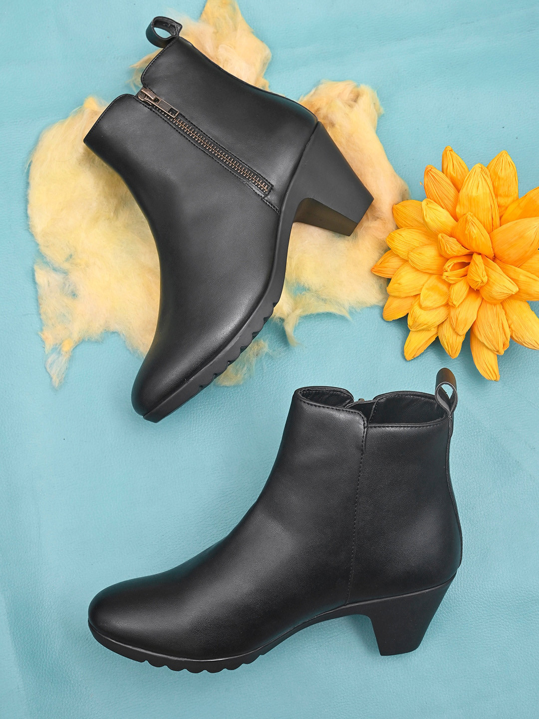 Buy Roadster Women Black Solid Regular Boots - Boots for Women 20420748 ...