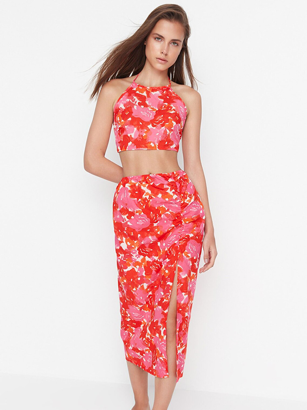 Buy Trendyol Women Red & Pink Floral Printed Pure Cotton Crop Top With ...