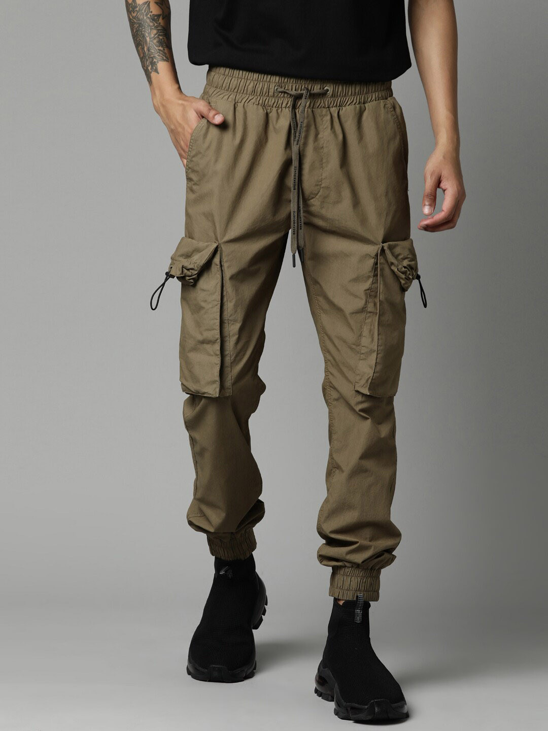 Buy Breakbounce Men Olive Green Solid Slim Fit Cotton Cargo Joggers ...