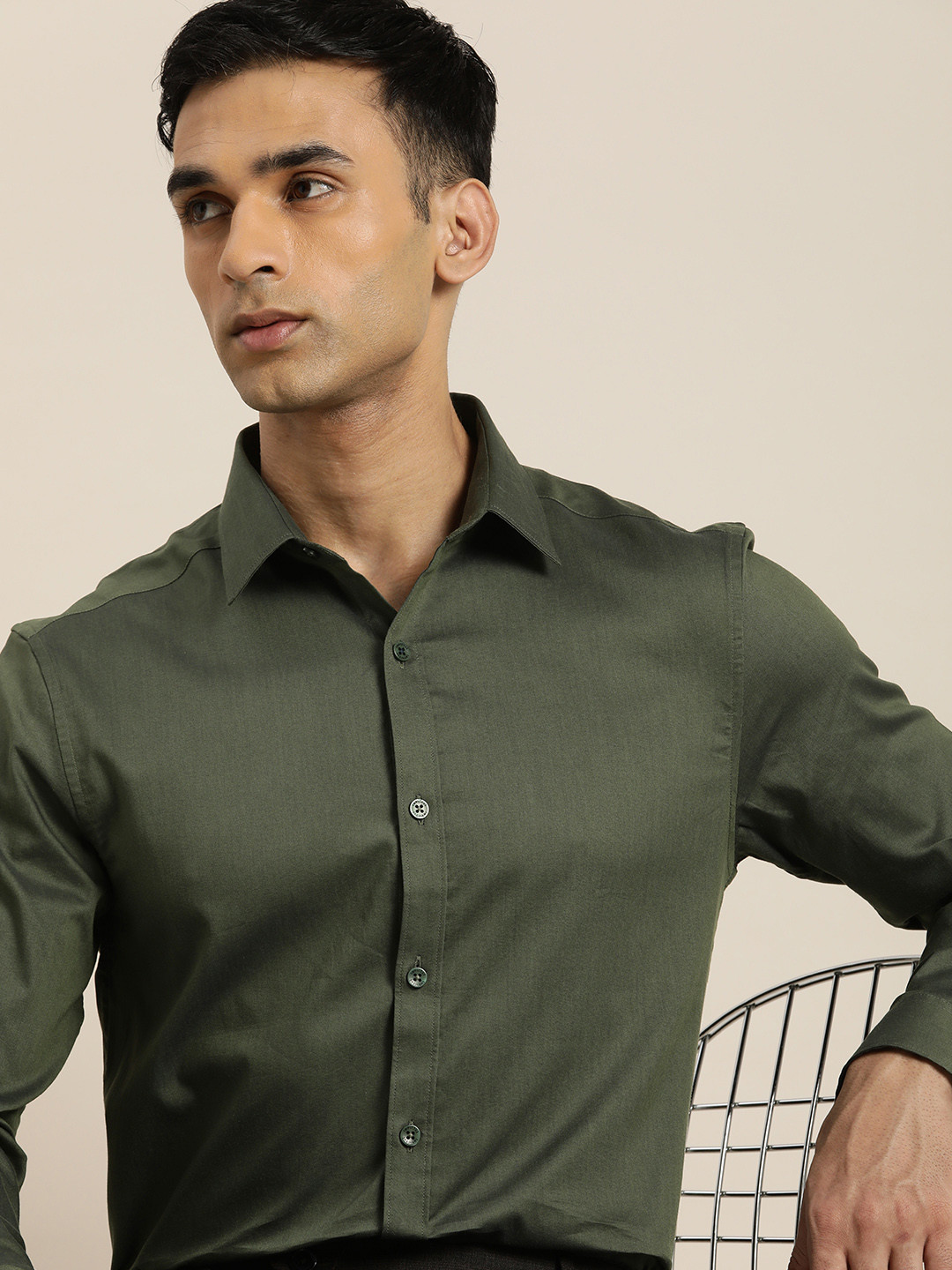 Buy INVICTUS Men Solid Slim Fit Semiformal Shirt - Shirts for Men ...