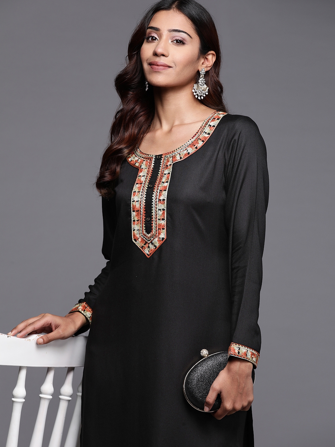 Buy Libas Women Black Floral Pashmina Wool Embroidered Thread Work