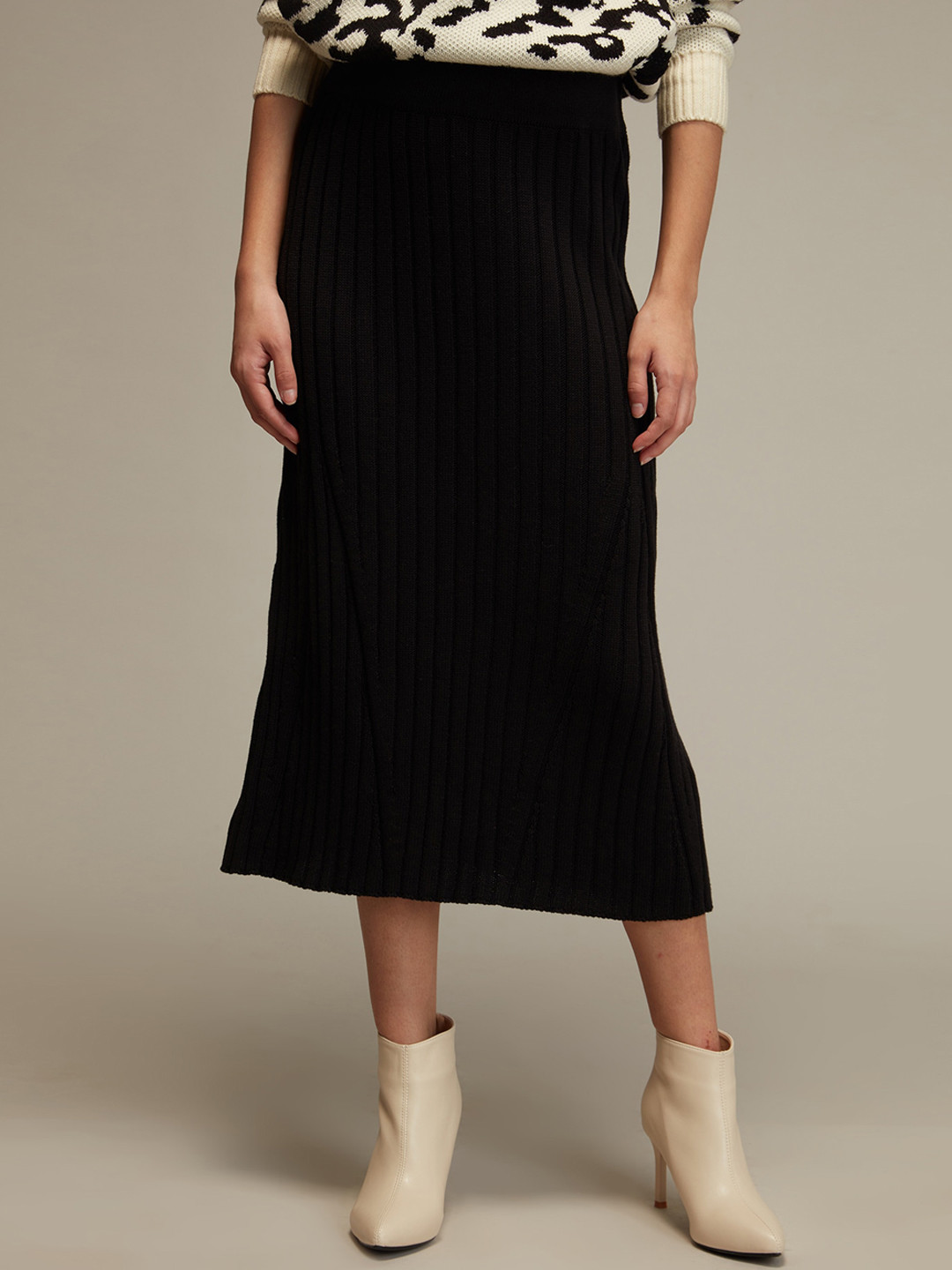 Buy 20Dresses Women Black Solid Midi Straight Sheath Skirt - Skirts for ...