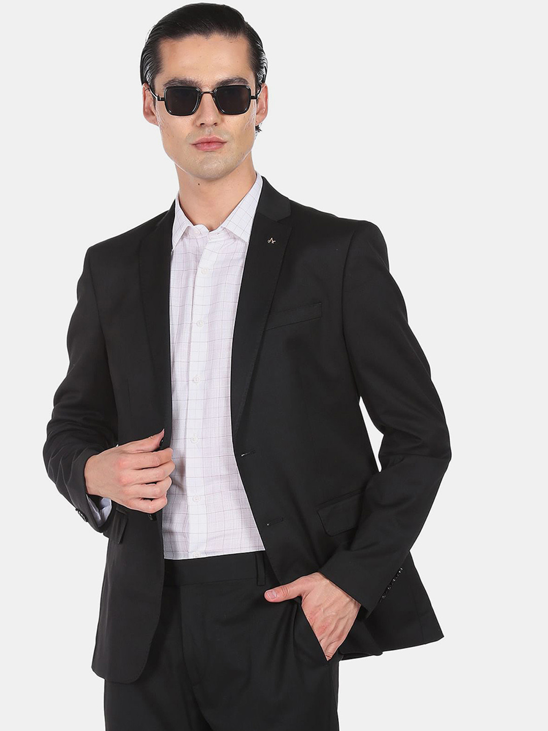 Buy Arrow Men Black Solid Single Breasted Two Piece Formal Suits ...
