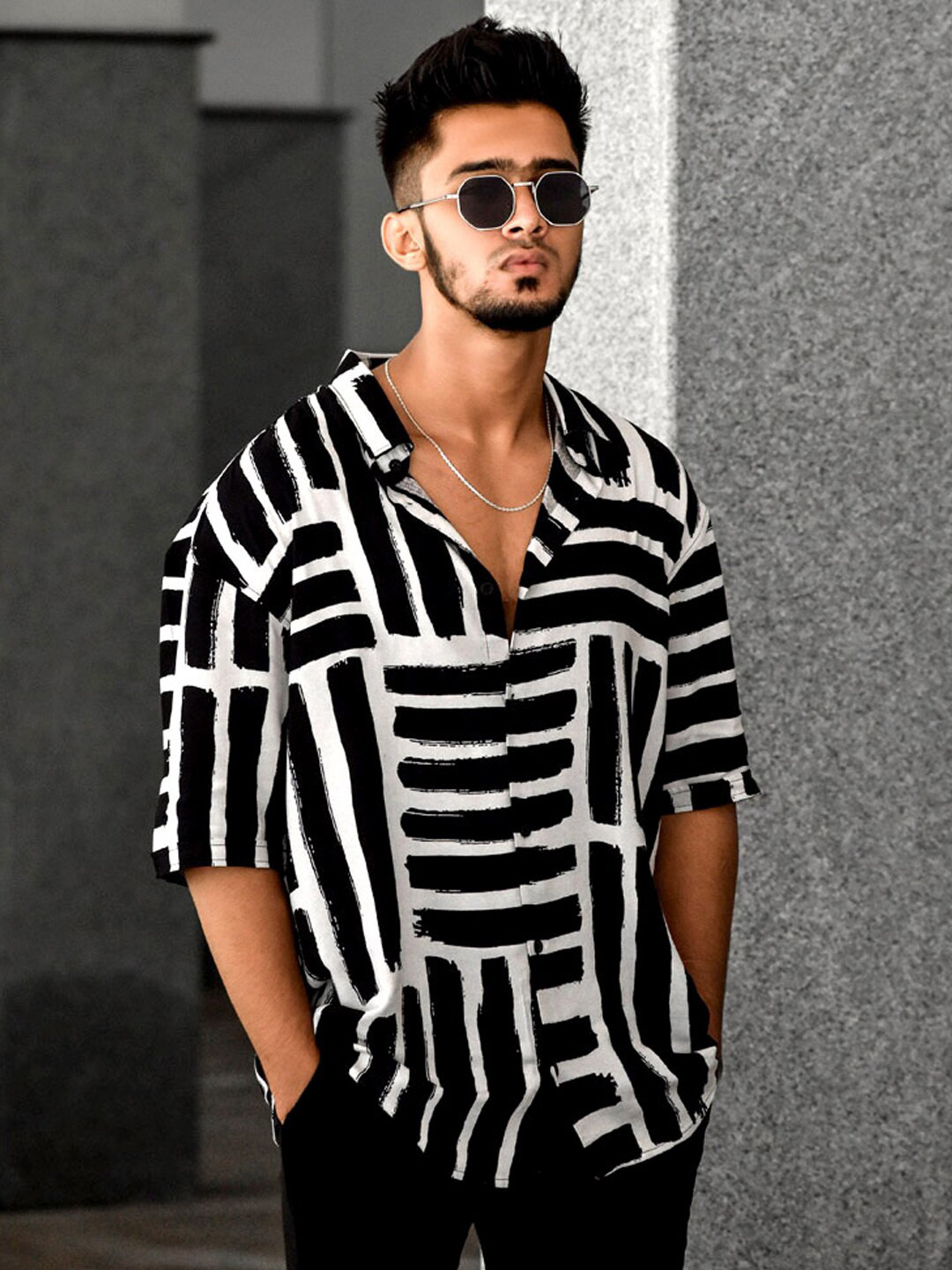 Buy Powerlook Men Black Slim Fit Printed Casual Shirt - Shirts for Men ...