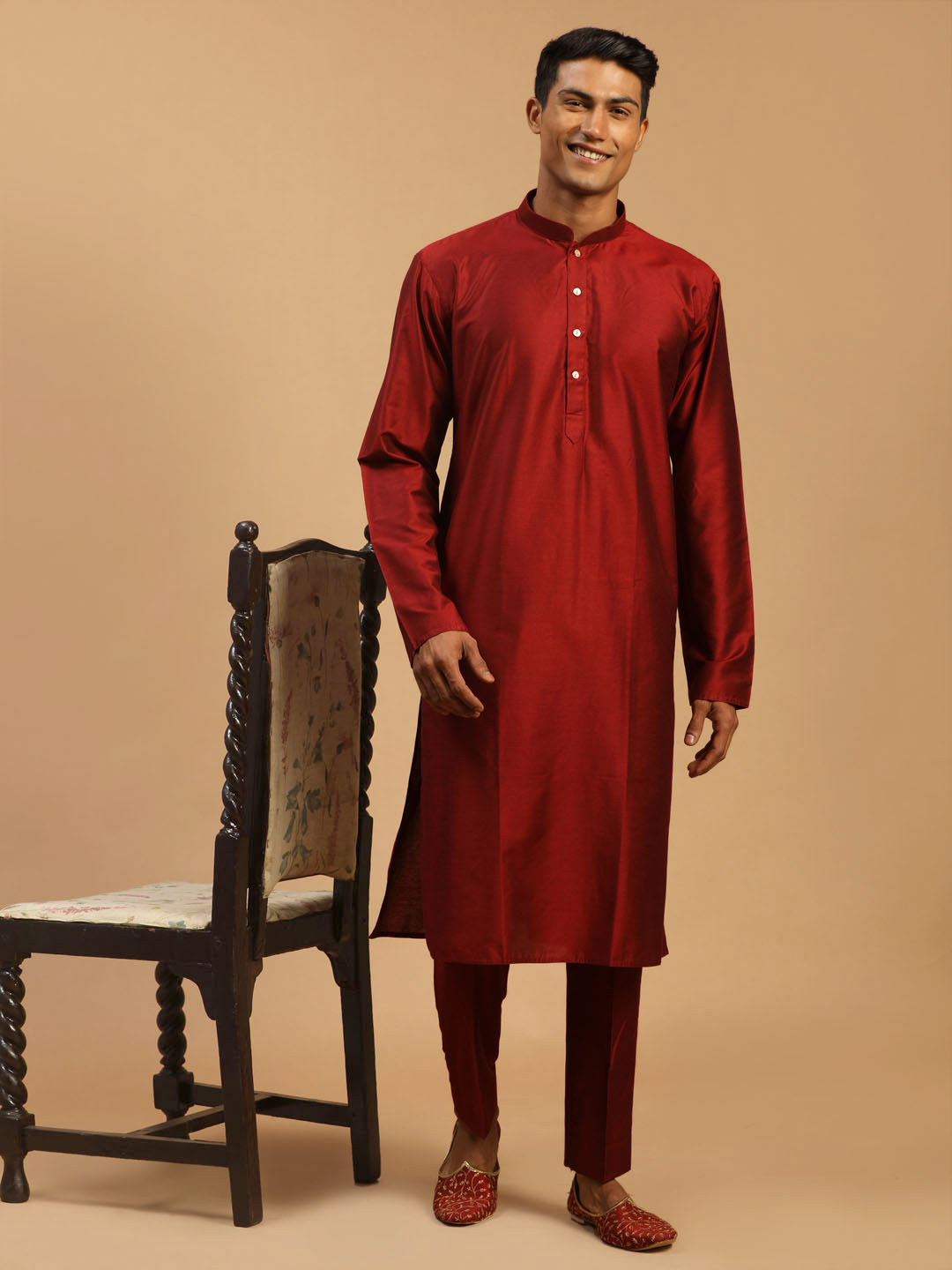 Buy VASTRAMAY Men Maroon Kurta With Trousers - Kurta Sets for Men ...