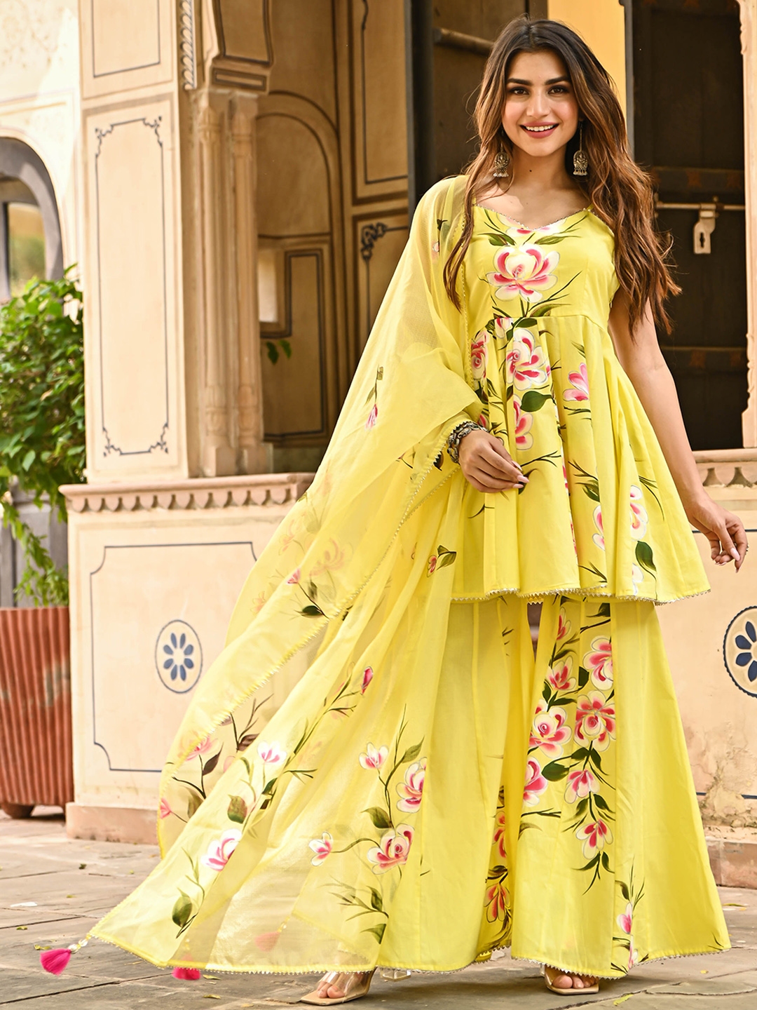 Buy Bunaai Women Yellow Floral Printed Panelled Pure Cotton Kurta With ... Buy Bunaai Women Yellow Floral Printed Panelled Pure Cotton Kurta With ...