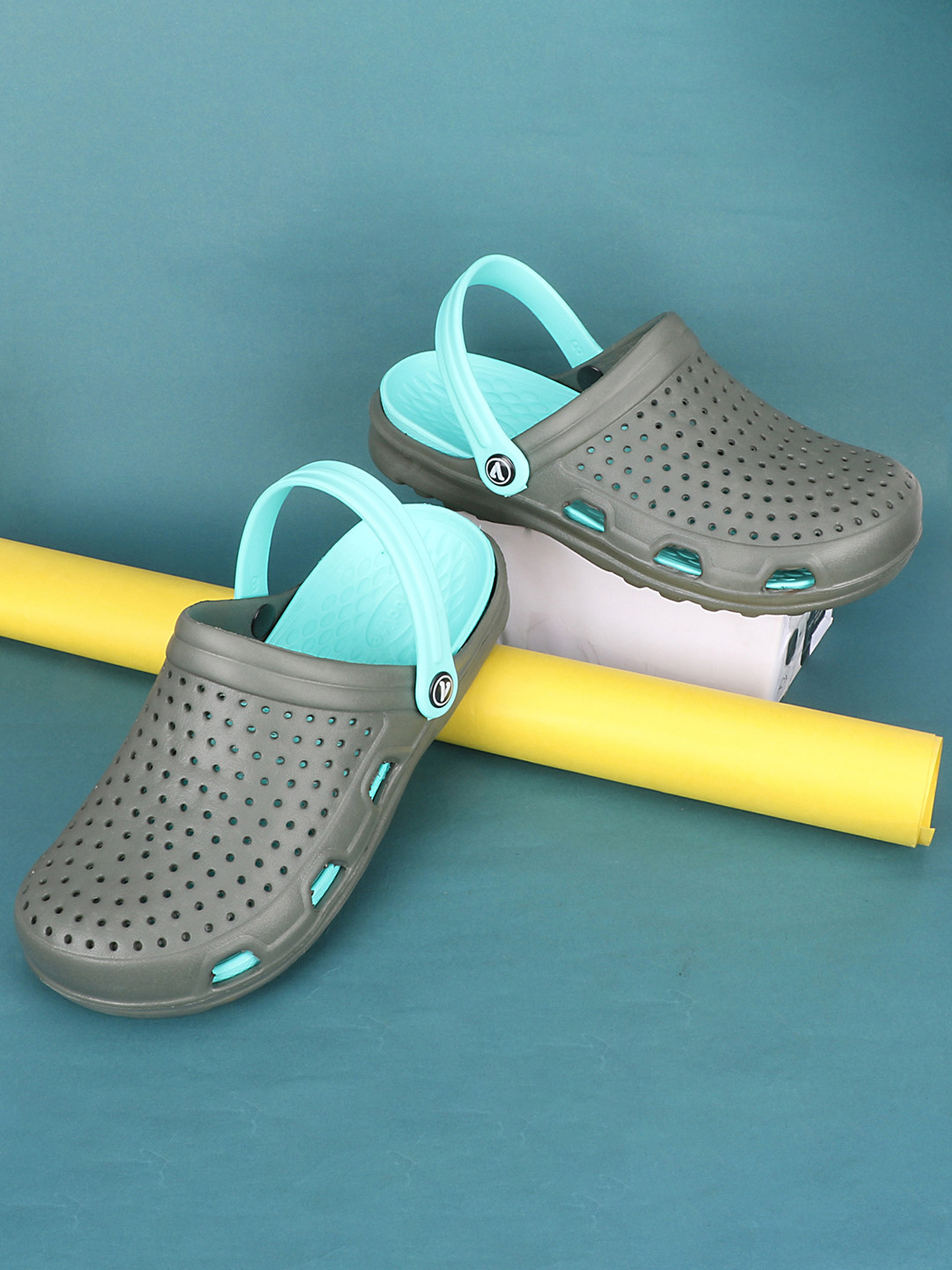 Buy Aqualite Men Clogs Sandals - Flip Flops for Men 21062032 | Myntra