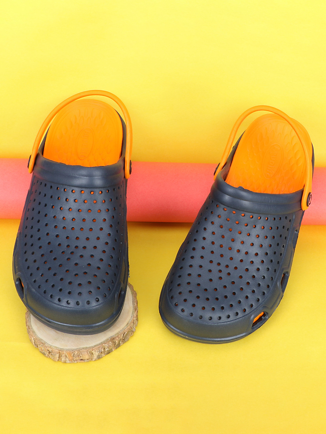 Buy Aqualite Men Croslite Clogs - Flip Flops for Men 21062050 | Myntra