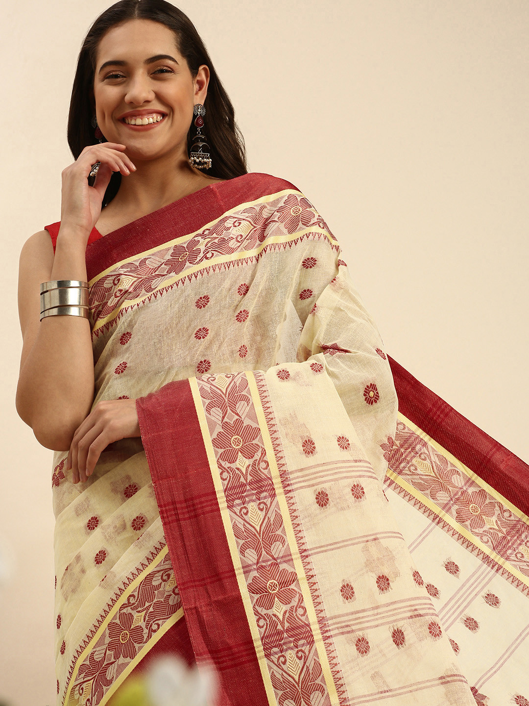Buy DESH BIDESH Phulkoli Woven Design Pure Cotton Bengal Taant Saree ...