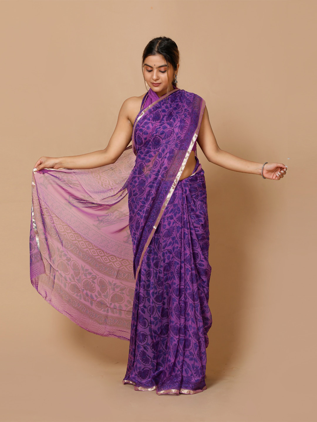 Buy BUTA BUTI Ethnic Motifs Zari Saree - Sarees for Women 21109408 | Myntra