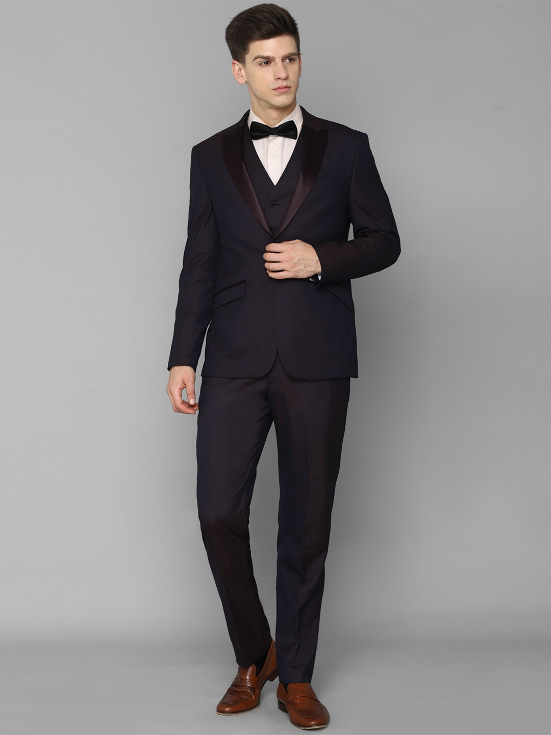 Buy Louis Philippe Men Single Breasted Slim Fit Three Piece Formal Suit ...