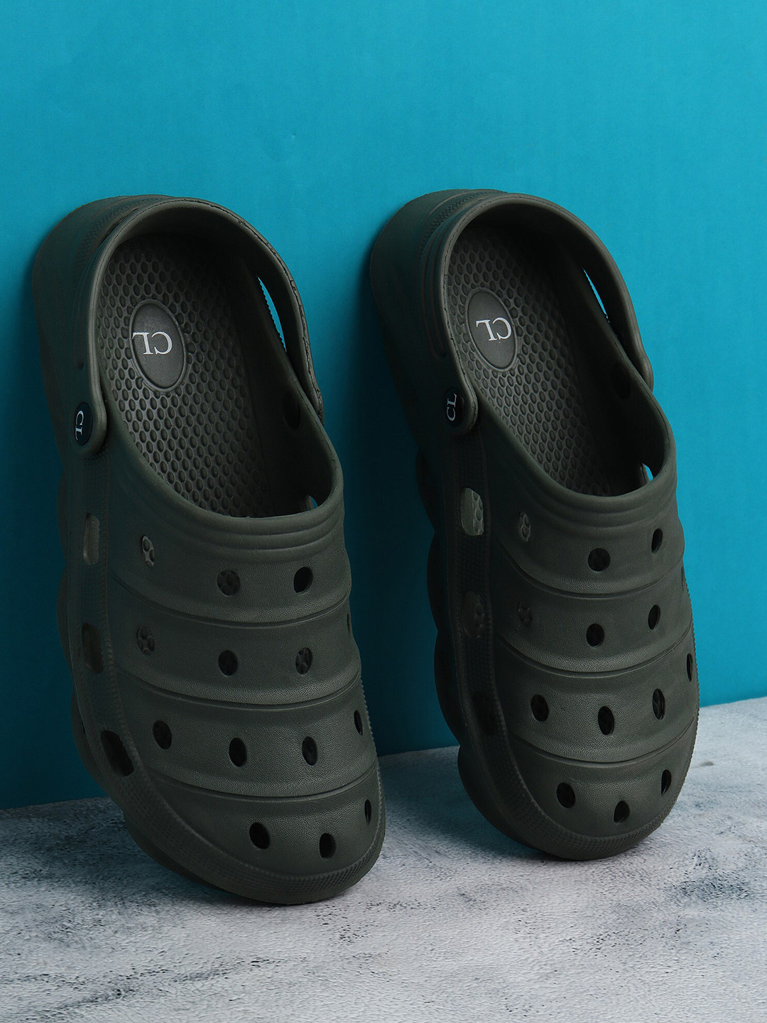 Buy Carlton London Men Rubber Clogs - Flip Flops for Men 21247788 | Myntra