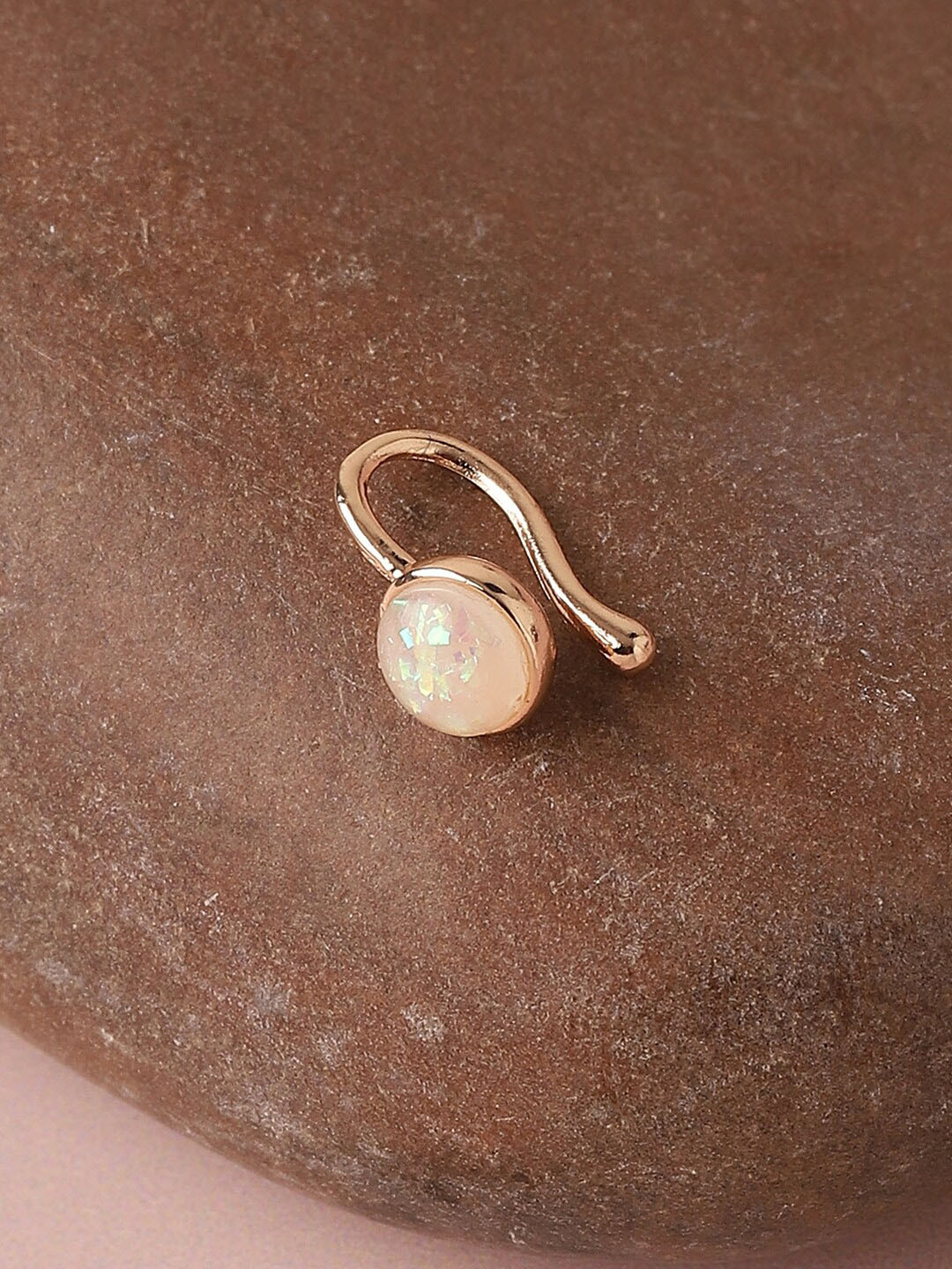 Buy SOHI Gold Plated Pearl Beaded Nosepin - Nosepin for Women 21313158 ...