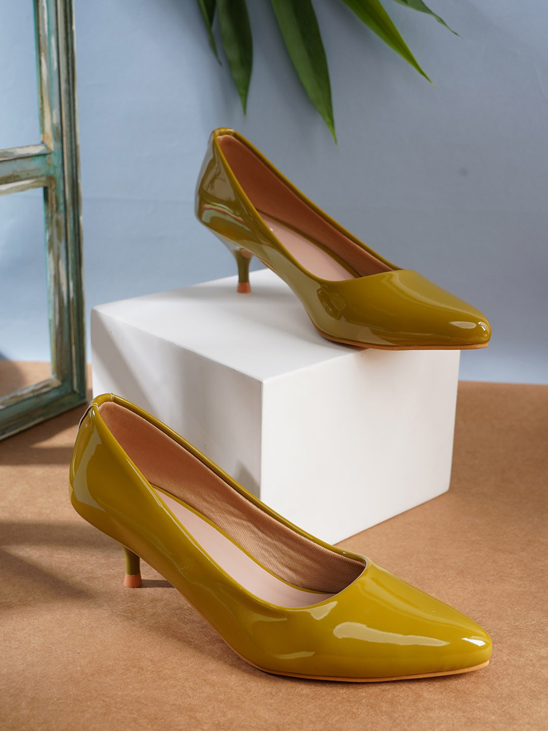 Buy ELLE Women Solid Kitten Pumps - Heels for Women 21341596 | Myntra