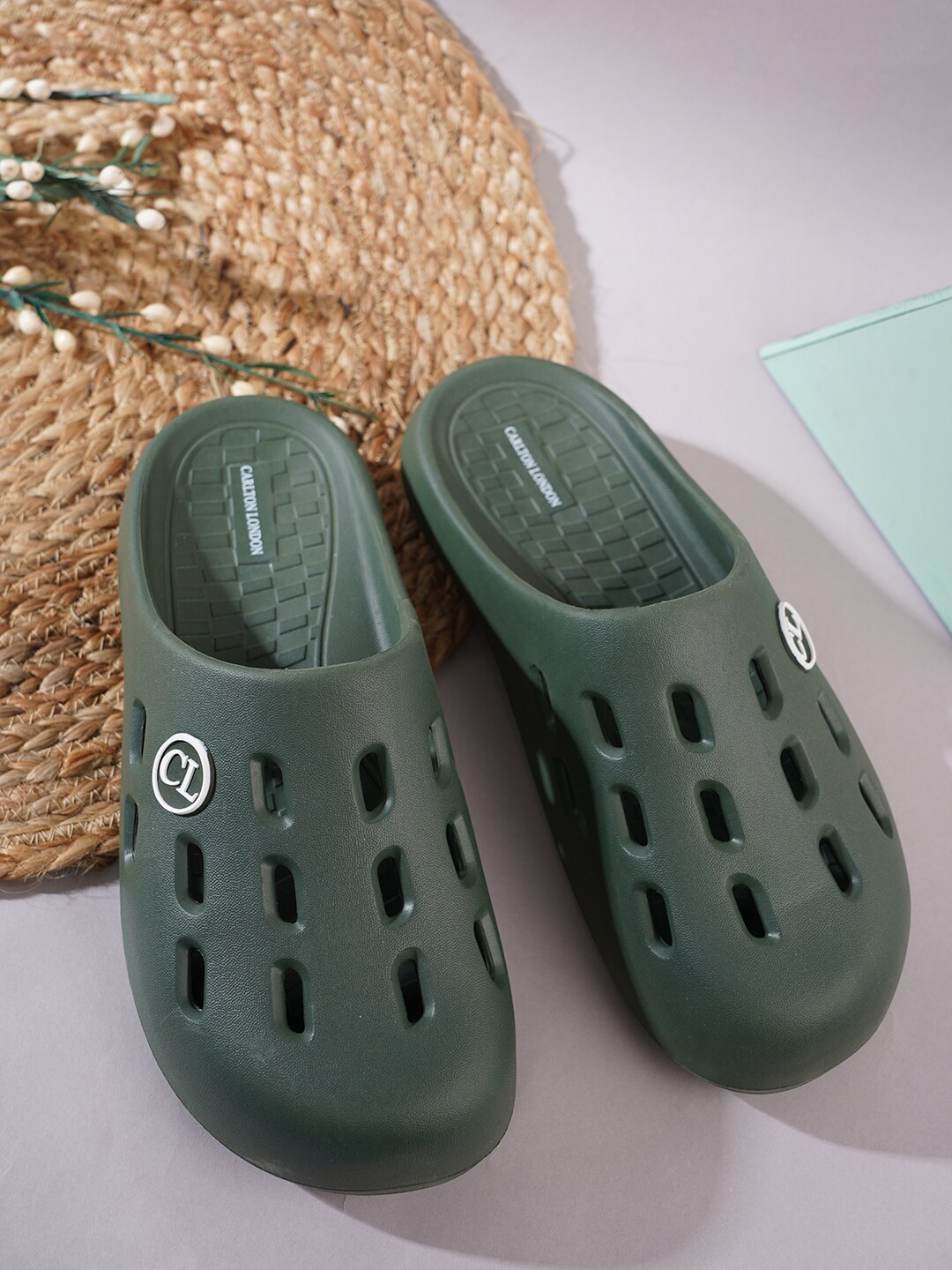 Buy Carlton London Men Rubber Clogs - Flip Flops for Men 21361022 | Myntra