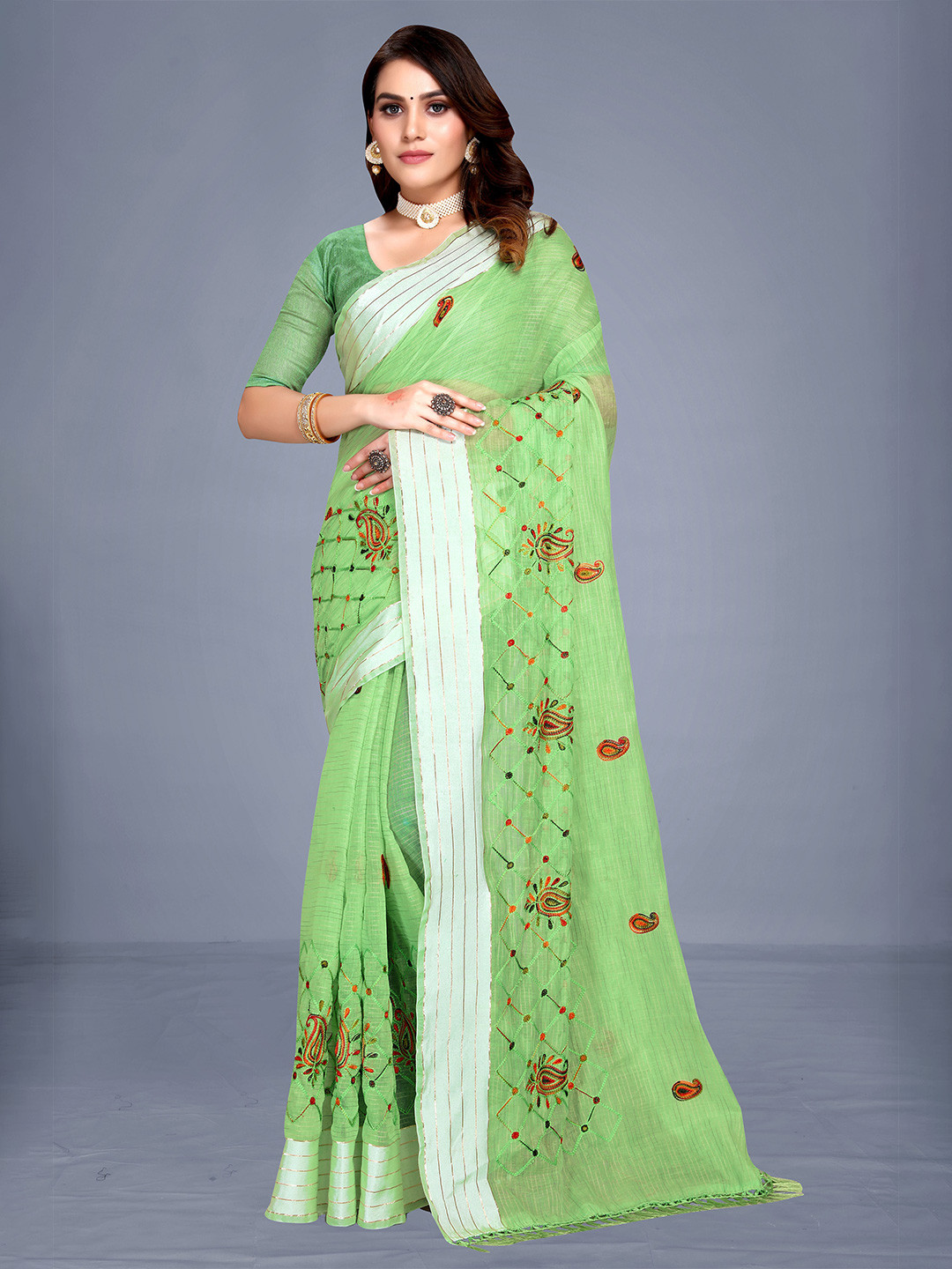 Buy VENISA Paisley Embroidered Saree - Sarees for Women 21454932 | Myntra