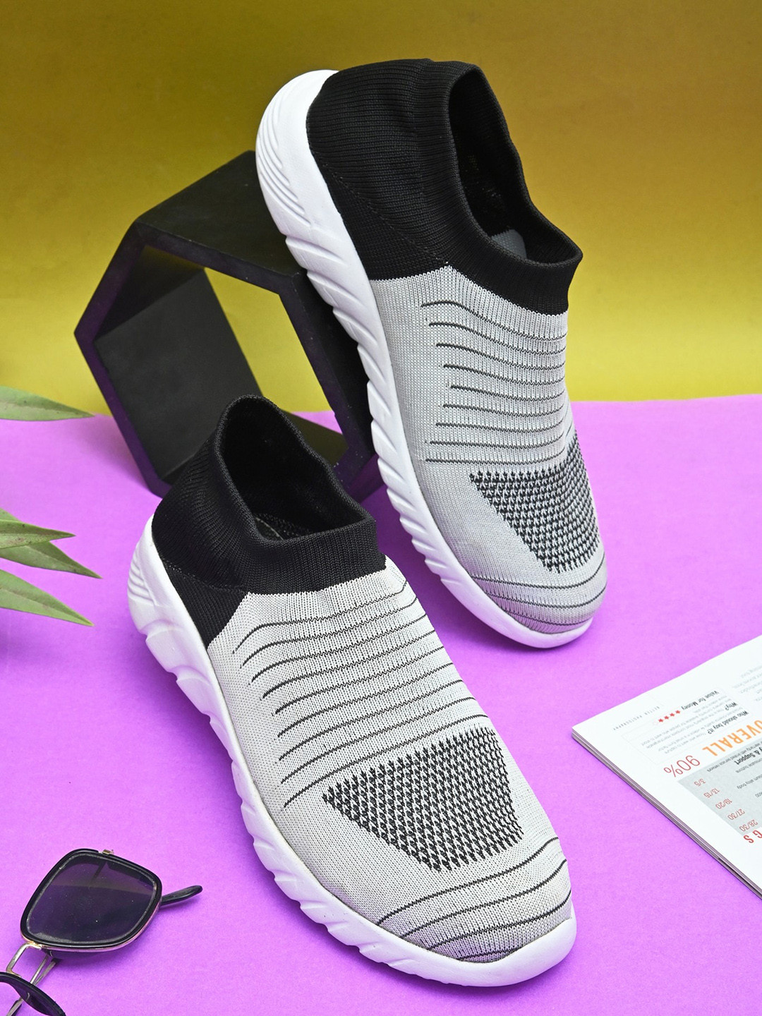 Buy ELIXIR MAN Men Colourblocked Lightweight Slip On Sneakers - Casual ...