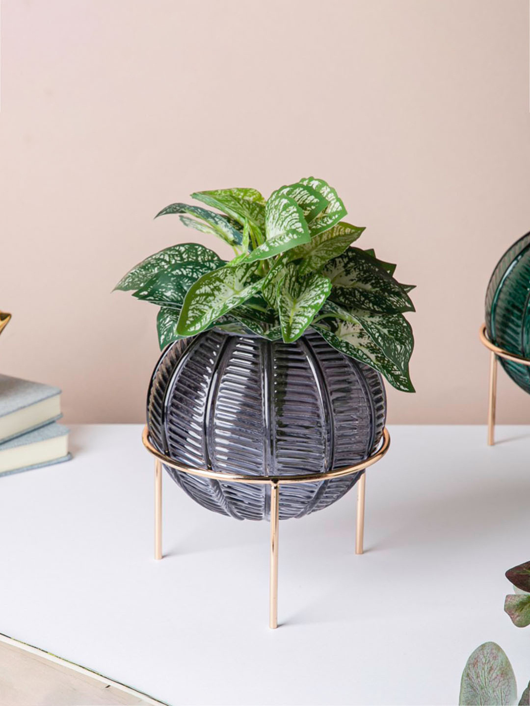 Buy Nestasia Grey Textured Globe Shaped Glass Vase With Stand - Vases ...