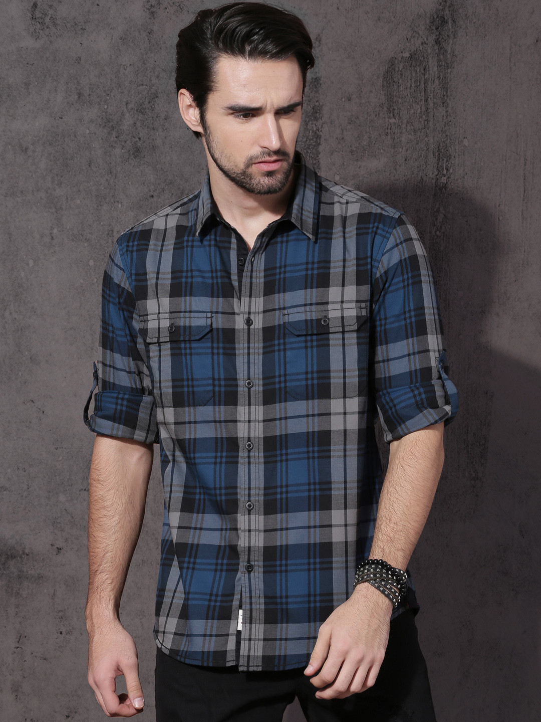 Buy Roadster Men Navy Blue & Black Slim Fit Checked Casual Shirt ...