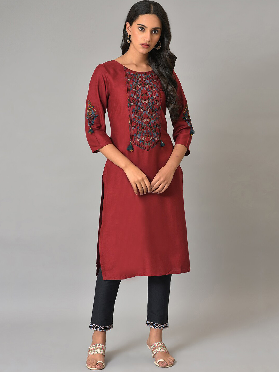 Buy W Women Ethnic Motifs Yoke Design Thread Work Indie Prints Kurta ...