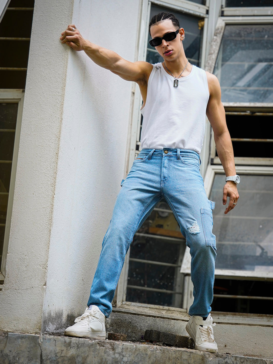 Buy The Indian Garage Co Men Relaxed Fit Mildly Distressed Light Fade ...