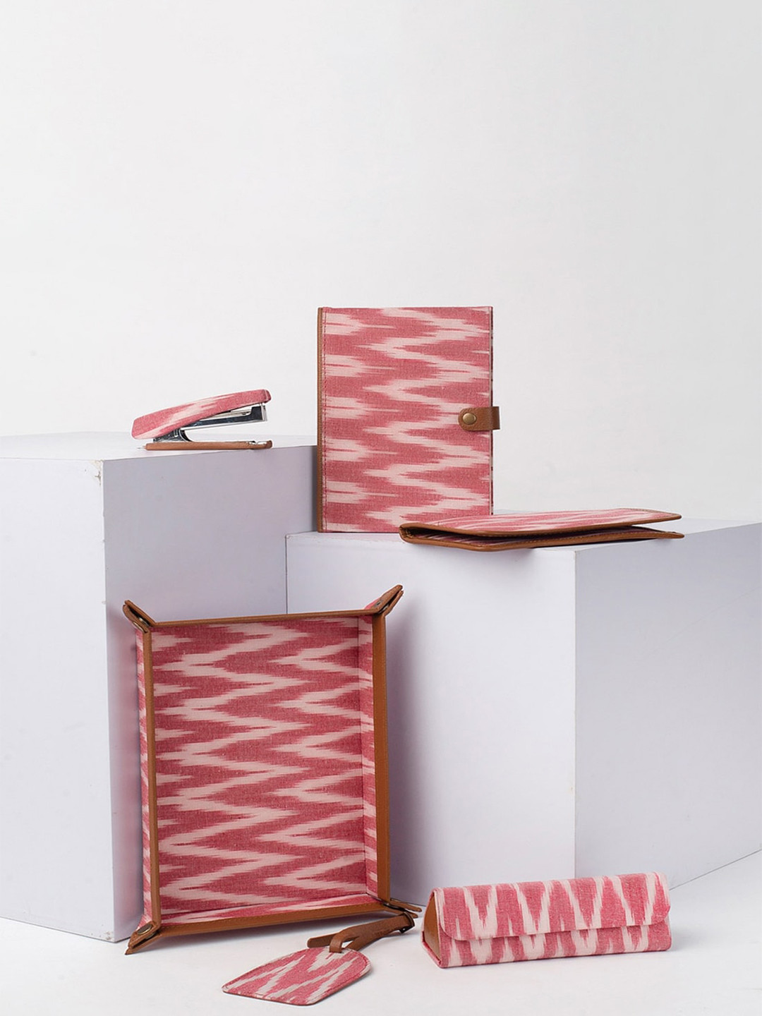 Buy Fabindia Zivah Geometric Printed Luggage Tag - Travel Accessory for ...