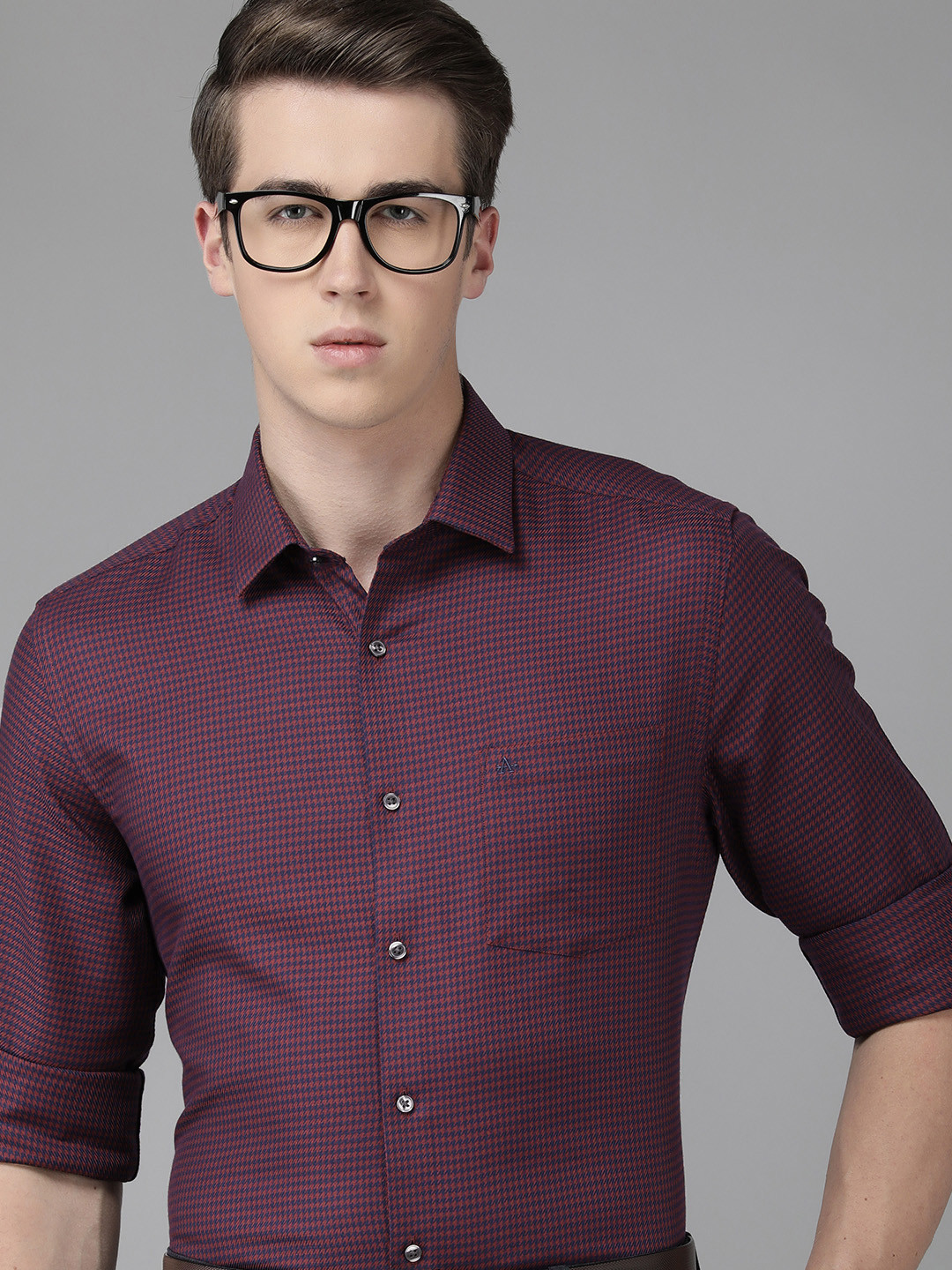 Buy Arrow Self Design Manhattan Slim Fit Pure Cotton Formal Shirt ...