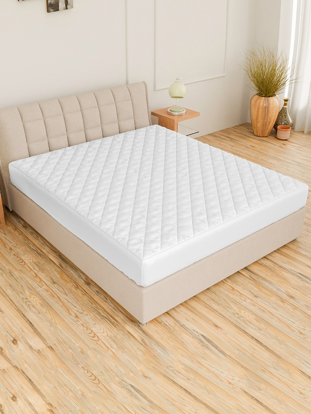 Buy CURIOUS LIFESTYLE White Quilted Water Proof Cotton Double King ...