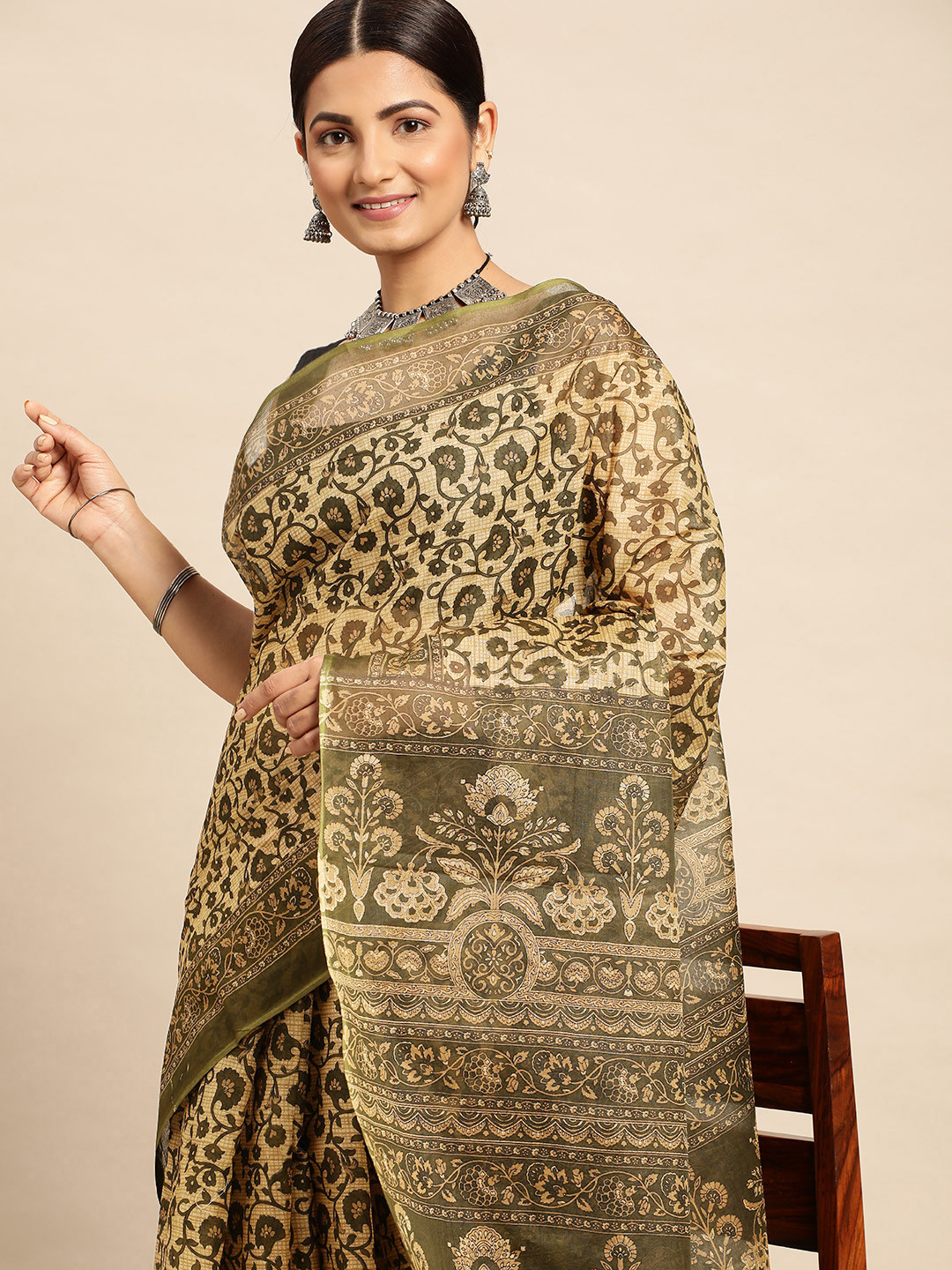 Buy SHANVIKA Ethnic Motifs Printed Pure Cotton Block Print Saree ...
