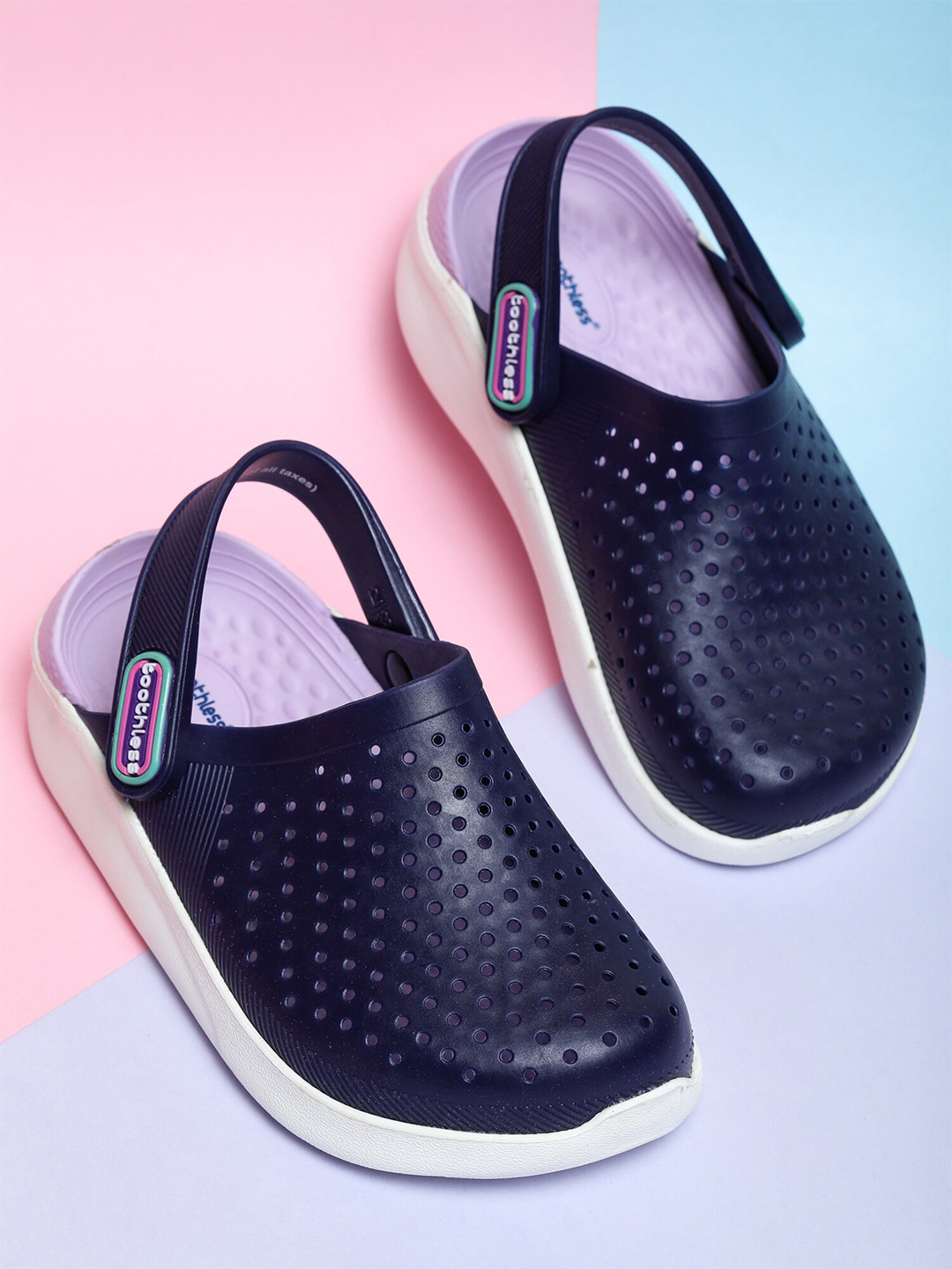 Buy Toothless Girls Rubber Clogs - Flip Flops for Girls 21997896 | Myntra