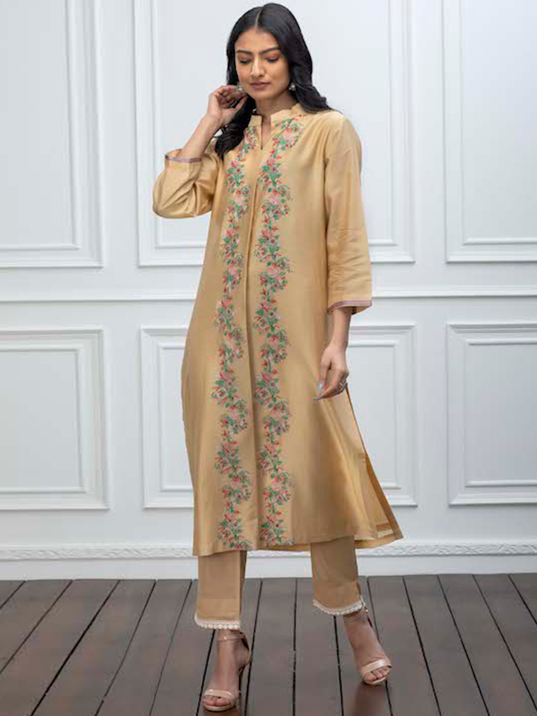 Buy SMRITI GUPTA Embroidered Thread Work Chanderi Cotton Kurta With ...