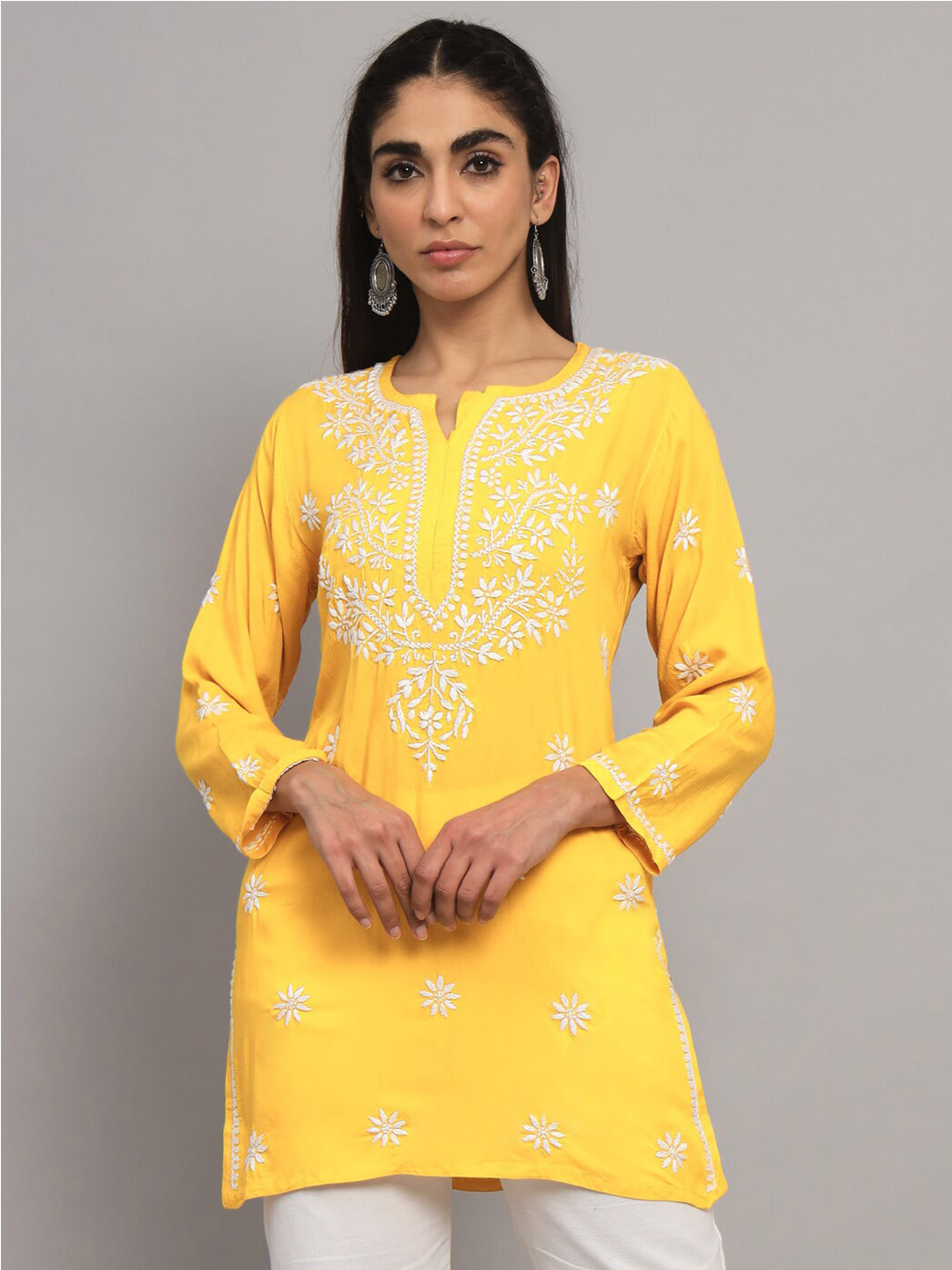 Buy PARAMOUNT CHIKAN Floral Embroidered Chikankari Kurti - Kurtis for ...